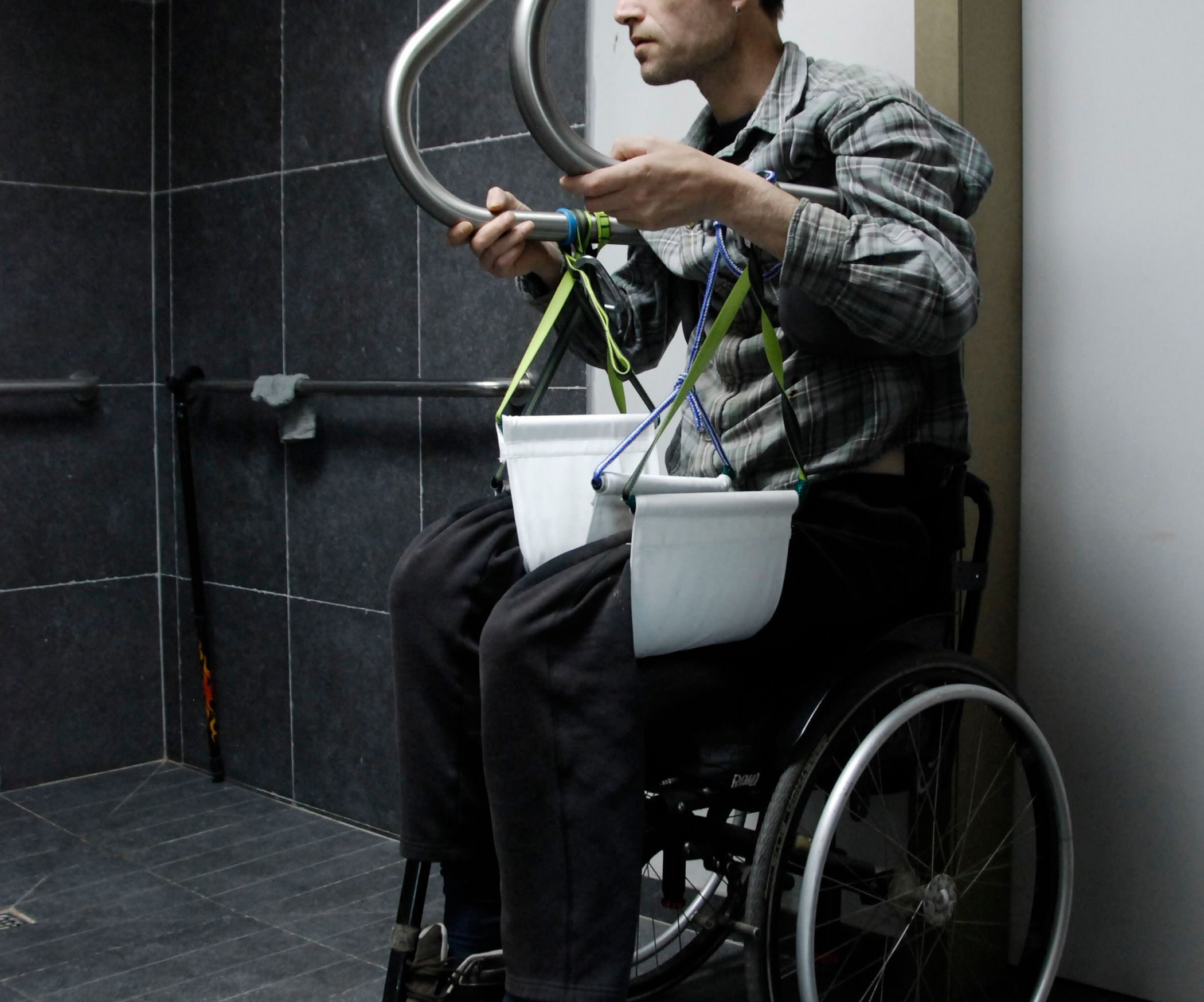 D4E1 Mobile Hoist Aid : 5 Steps (with Pictures) - Instructables