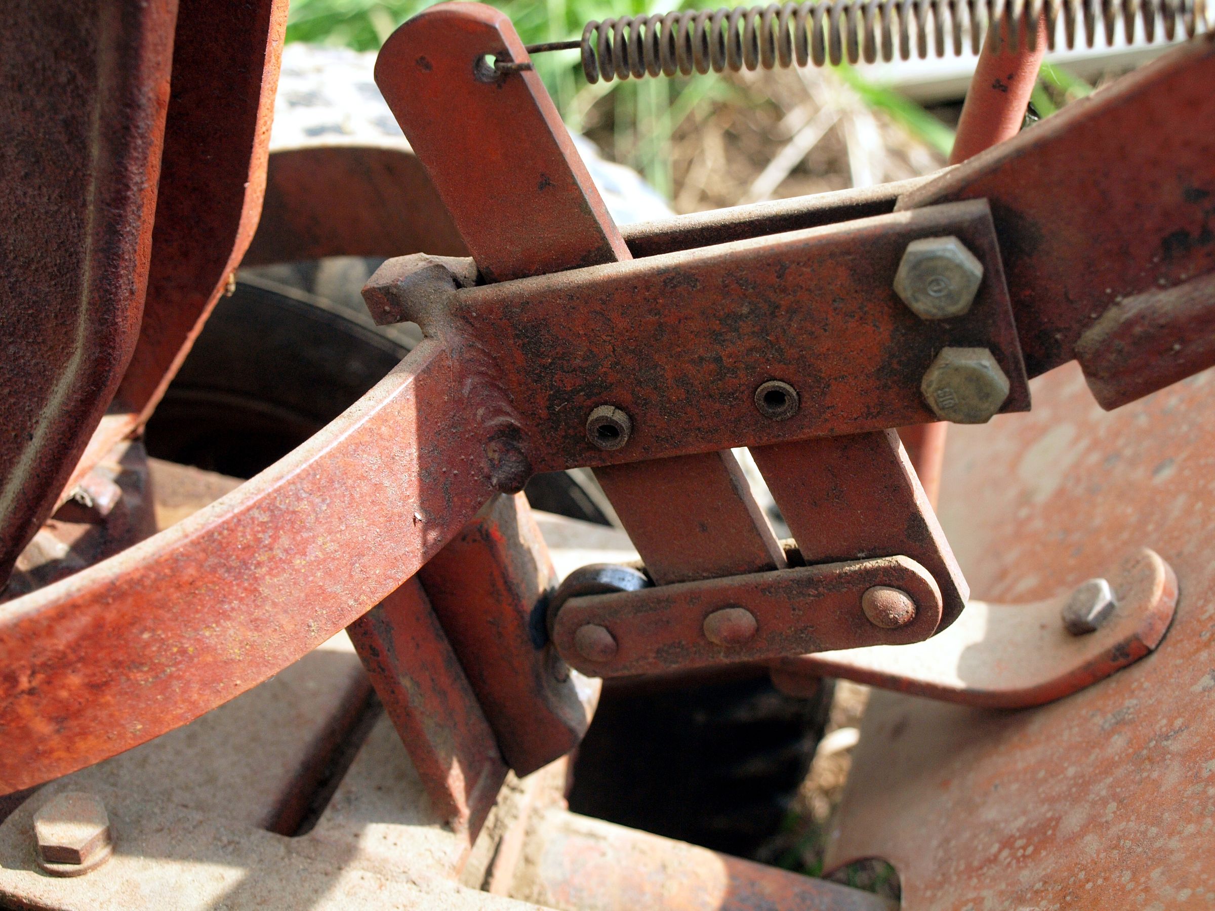How to Resurrect and Fix a Long Abandoned Rototiller. : 7 Steps (with ...