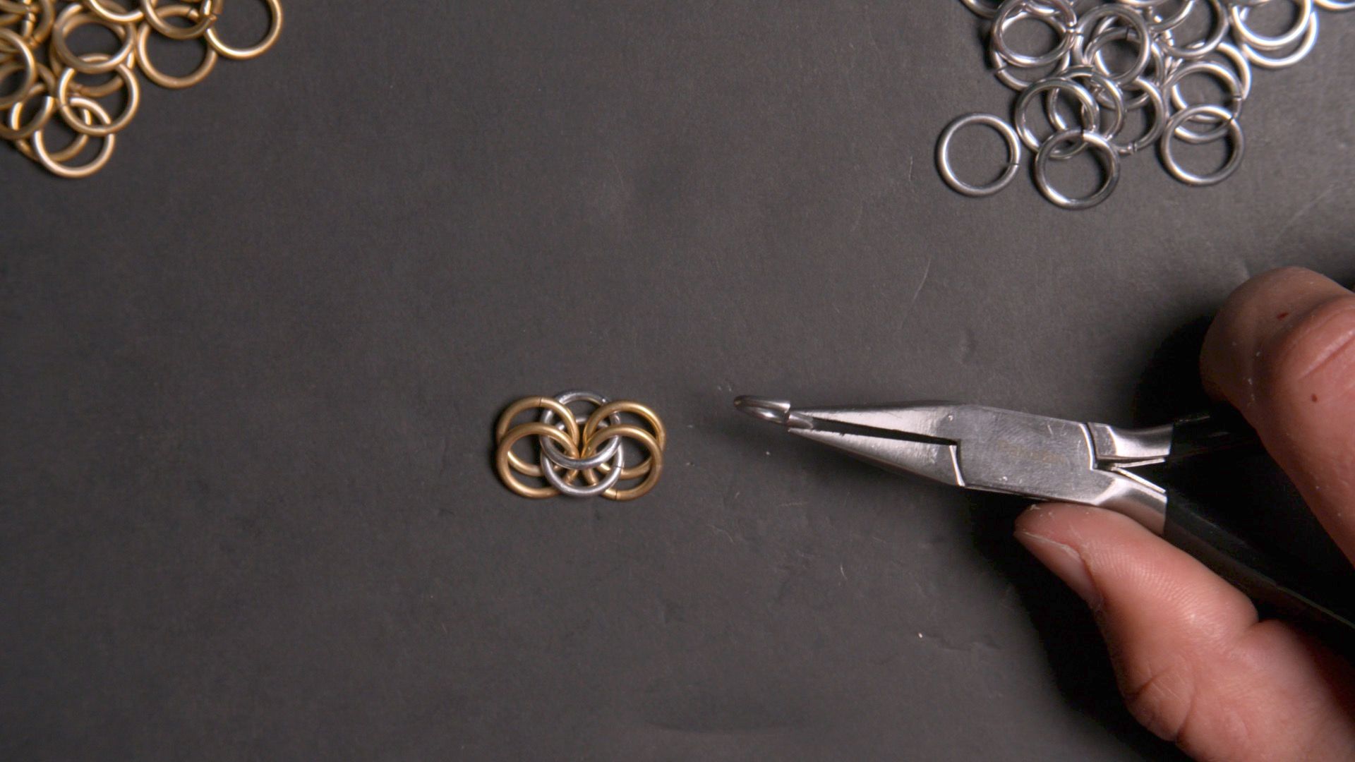 Full Persian Chainmail Bracelet : 5 Steps (with Pictures) - Instructables