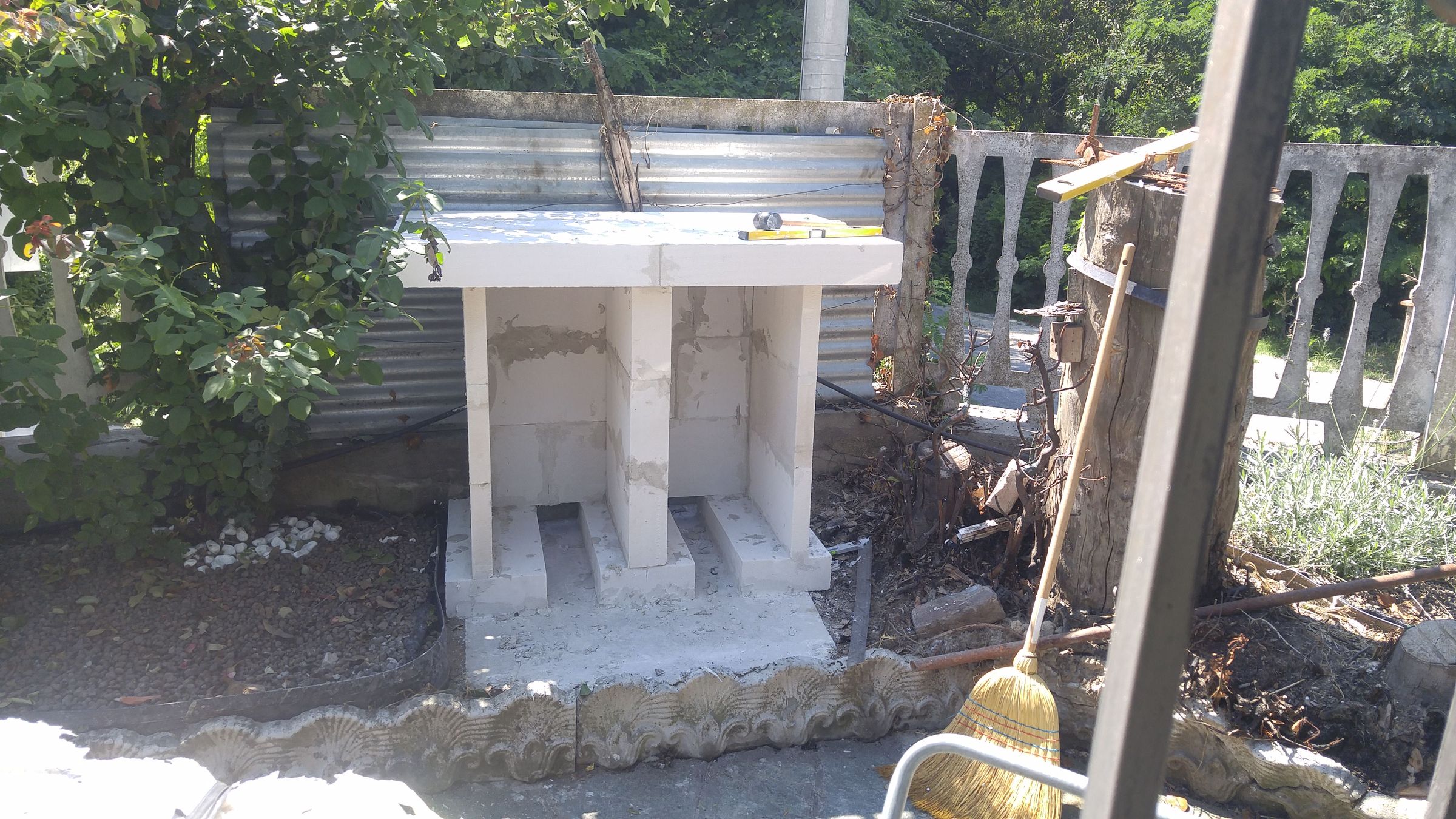 DIY Combined Barbecue and Wood Fired Oven : 8 Steps - Instructables