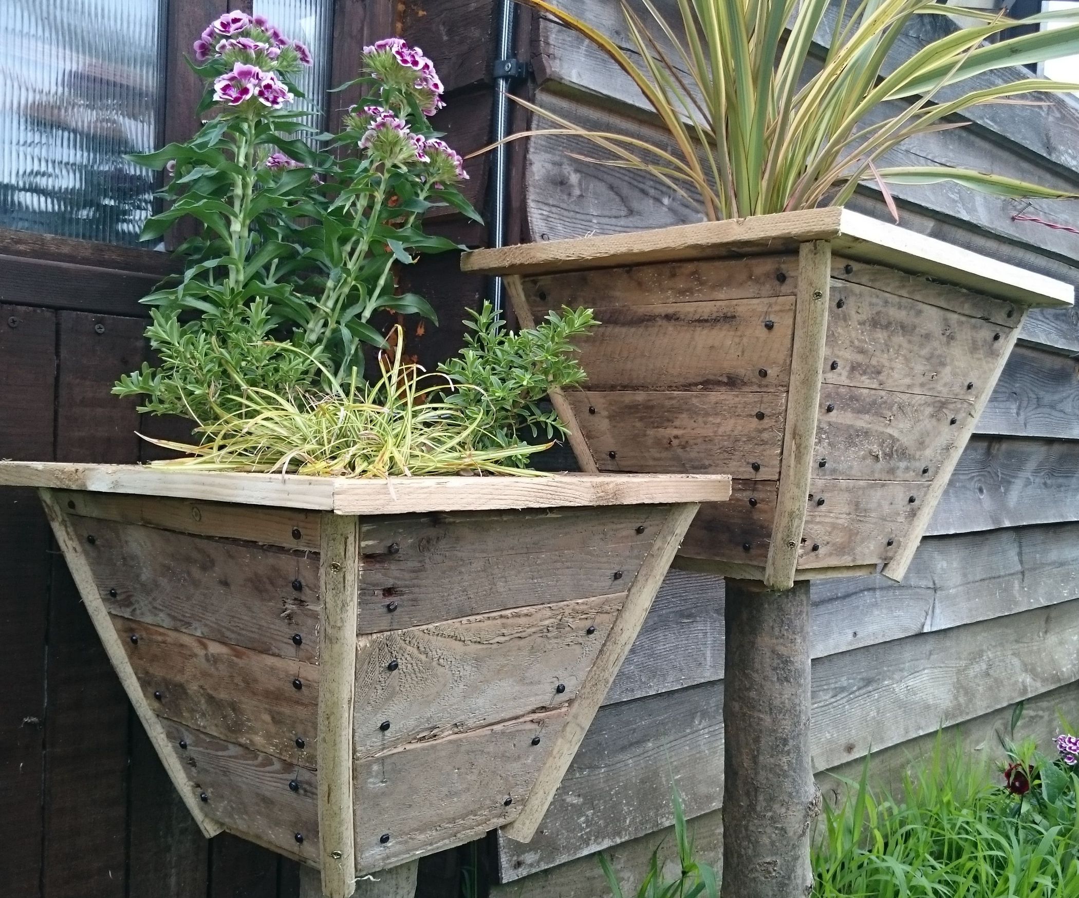 Rustic Pyramid Planter : 10 Steps (with Pictures) - Instructables