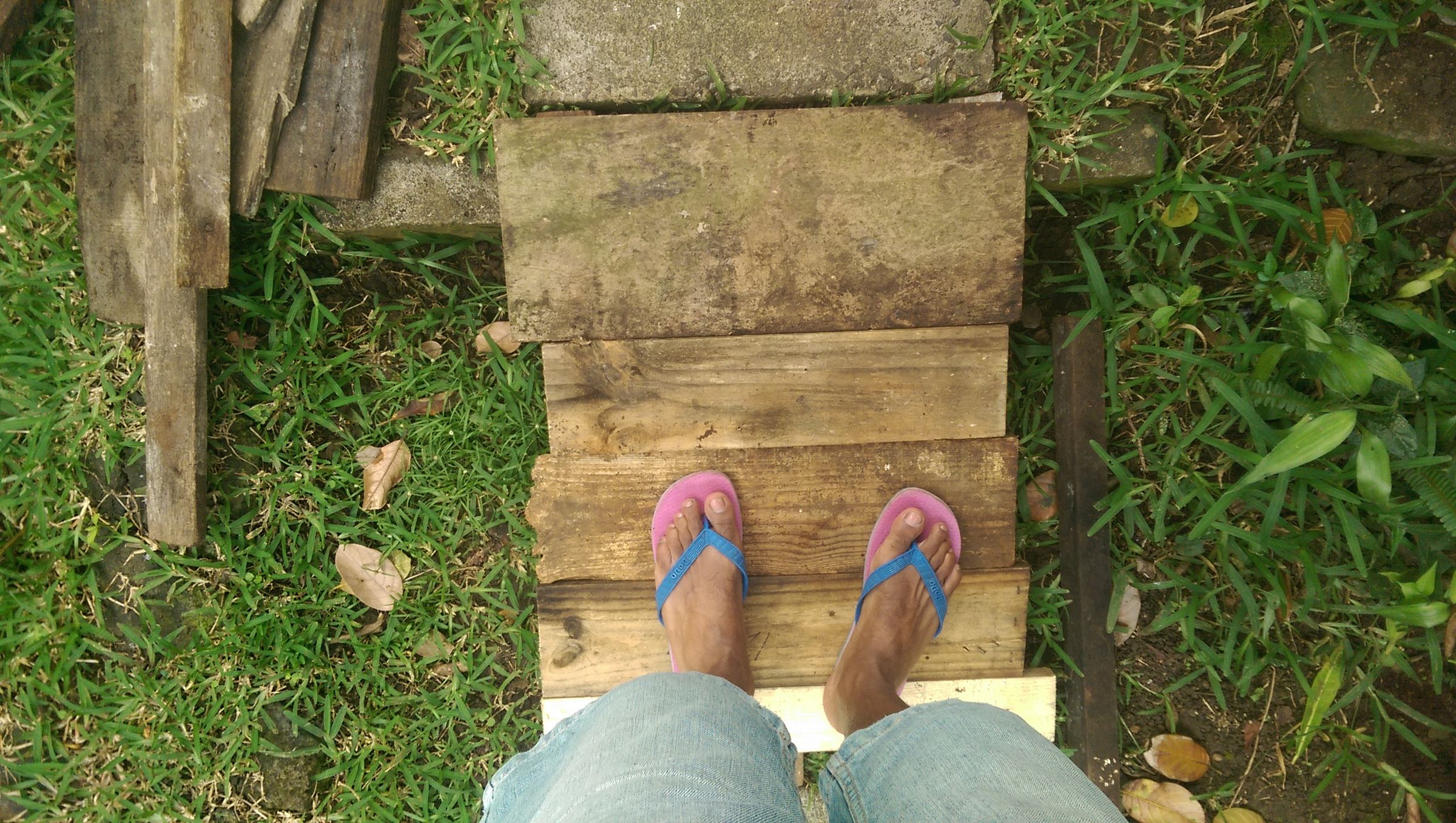 Ramp/Platform to Roll Wheel Barrow : 4 Steps - Instructables
