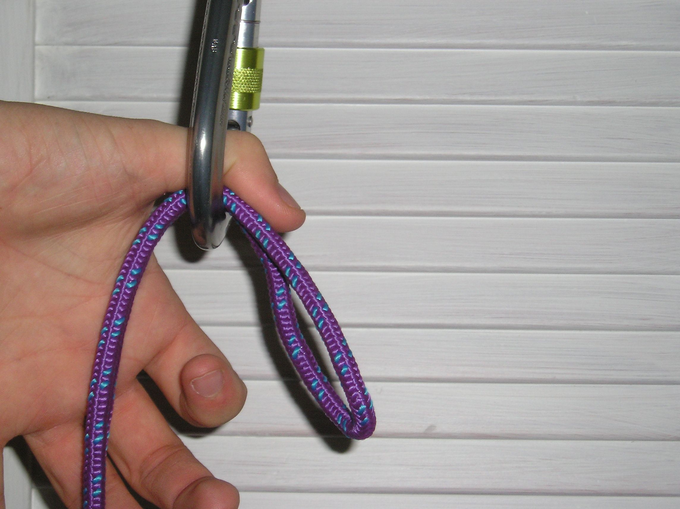 Tying a Prussic Knot. : 4 Steps - Instructables