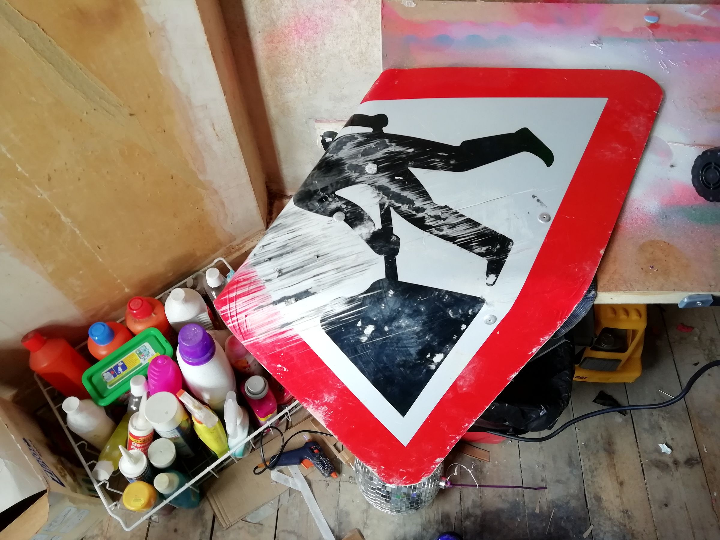 Road Sign Table : 4 Steps (with Pictures) - Instructables