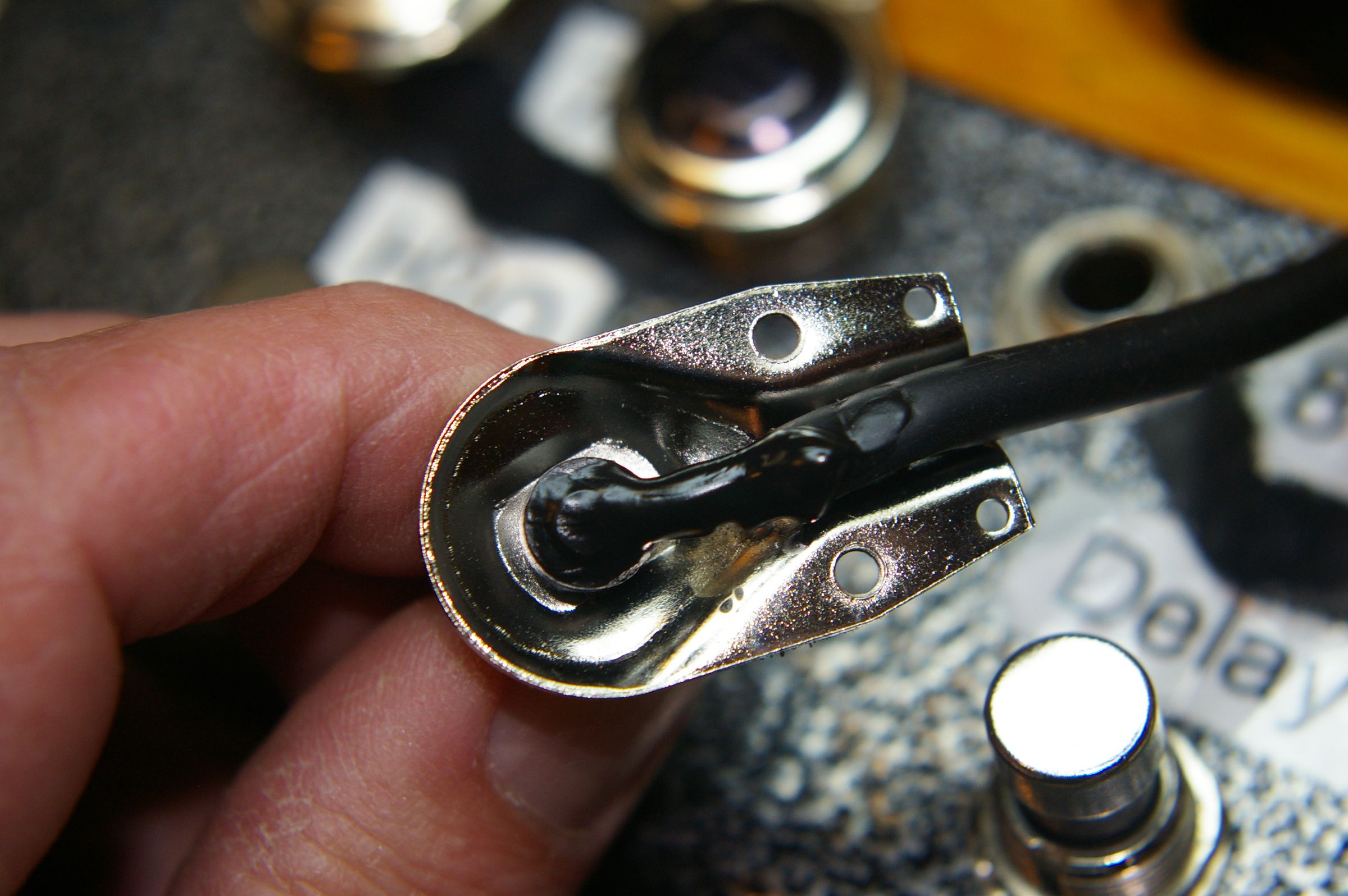 How to Fix, Repair or Make a 1/4" Inch Guitar Cable : 8 Steps ...