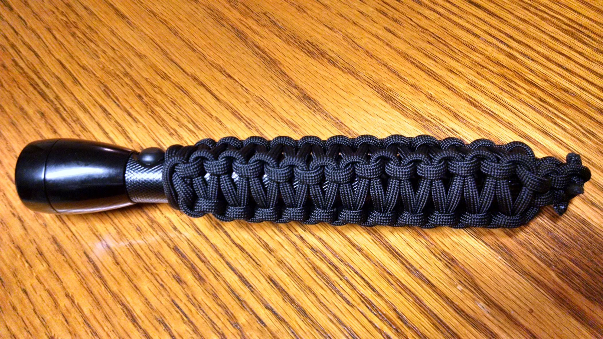Paracord Flashlight Grip. : 5 Steps (with Pictures) - Instructables