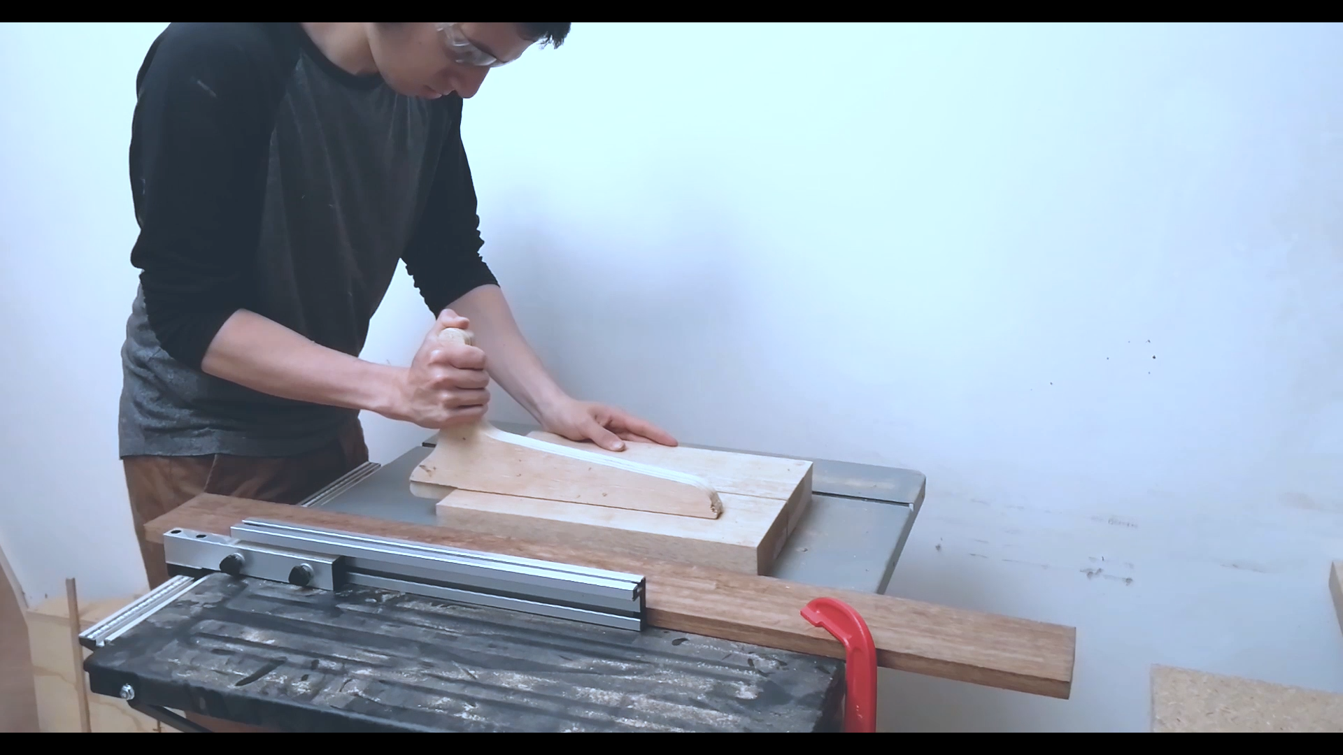 How to Make: a Dutch Draw-Leaf Dining Table : 5 Steps - Instructables