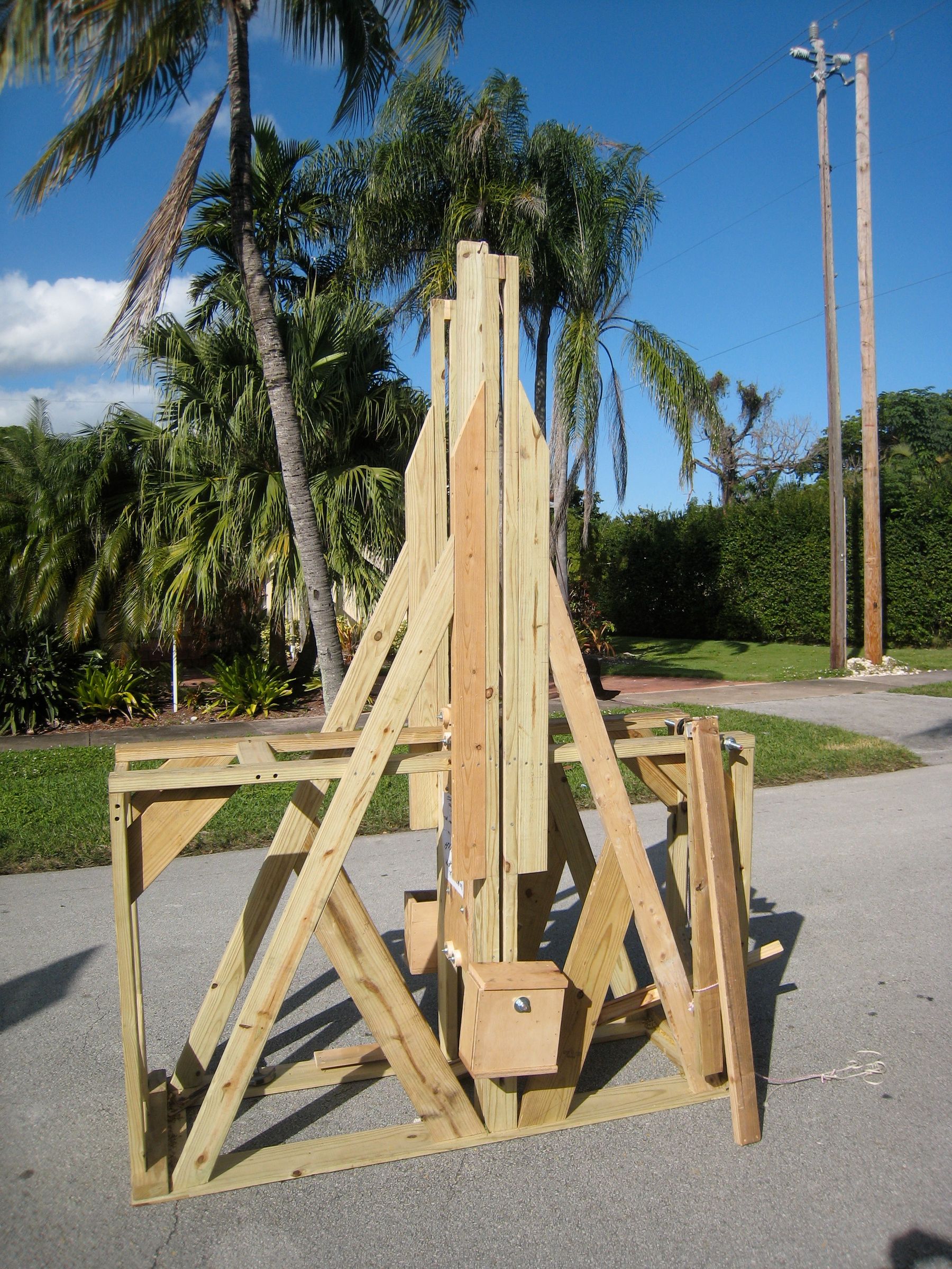 Floating Arm Trebuchet Design