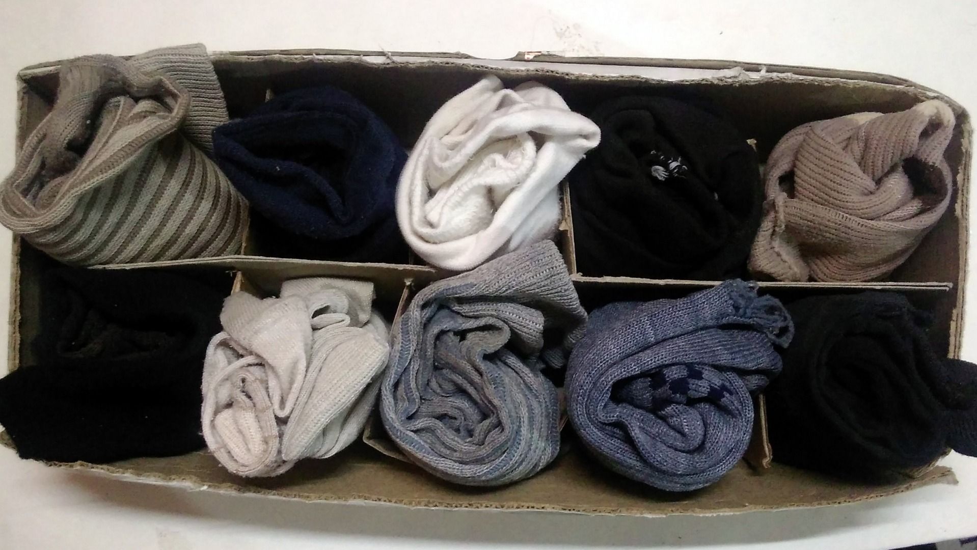How to Manage Your Socks (Socks Manager) : 4 Steps - Instructables