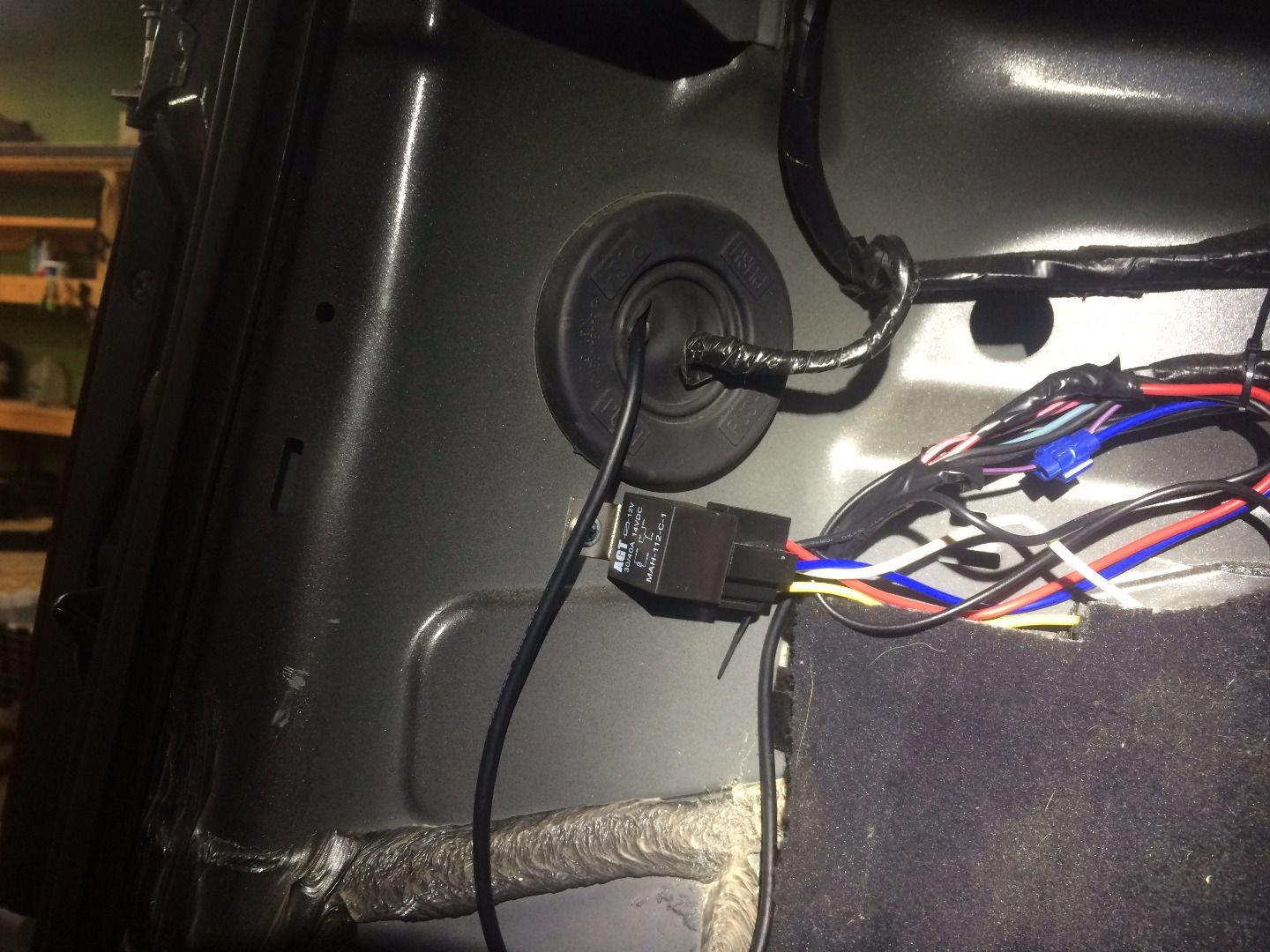 Jeep Grand Cherokee WJ Reverse Light Hack : 10 Steps - Instructables