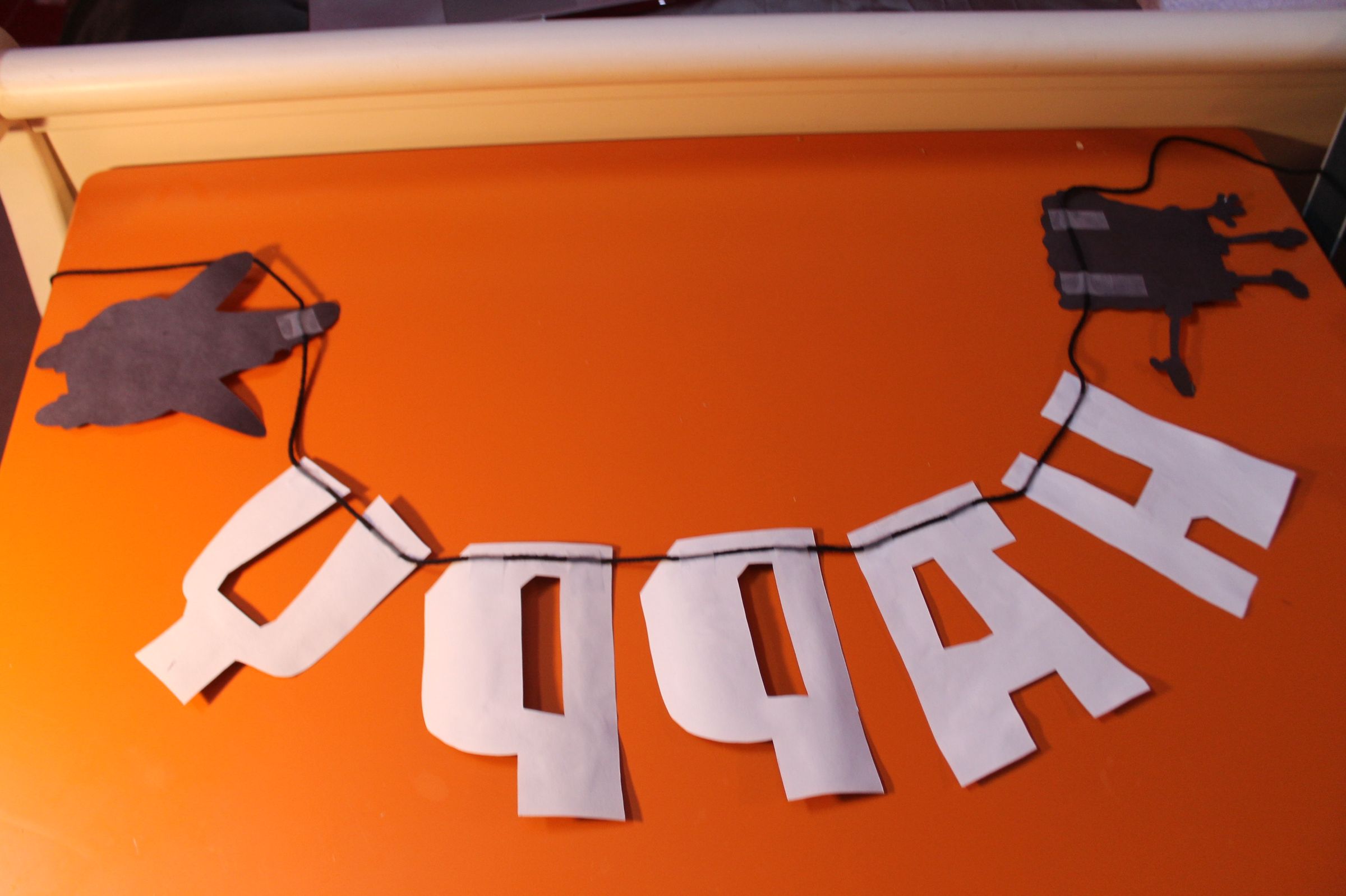 Construction Paper Cartoon Character Banner : 11 Steps - Instructables