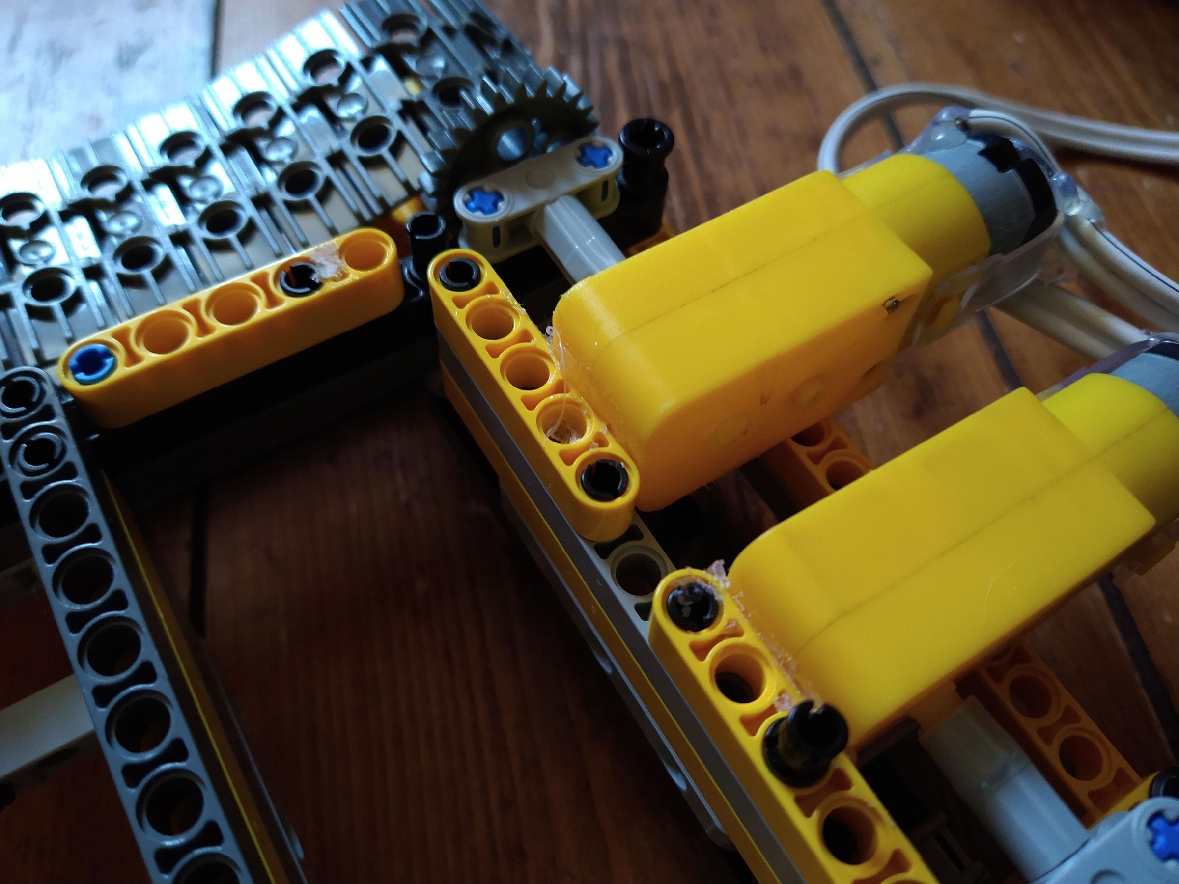 Arduino Controlled LEGO RC Tank and Transmitter : 9 Steps (with ...