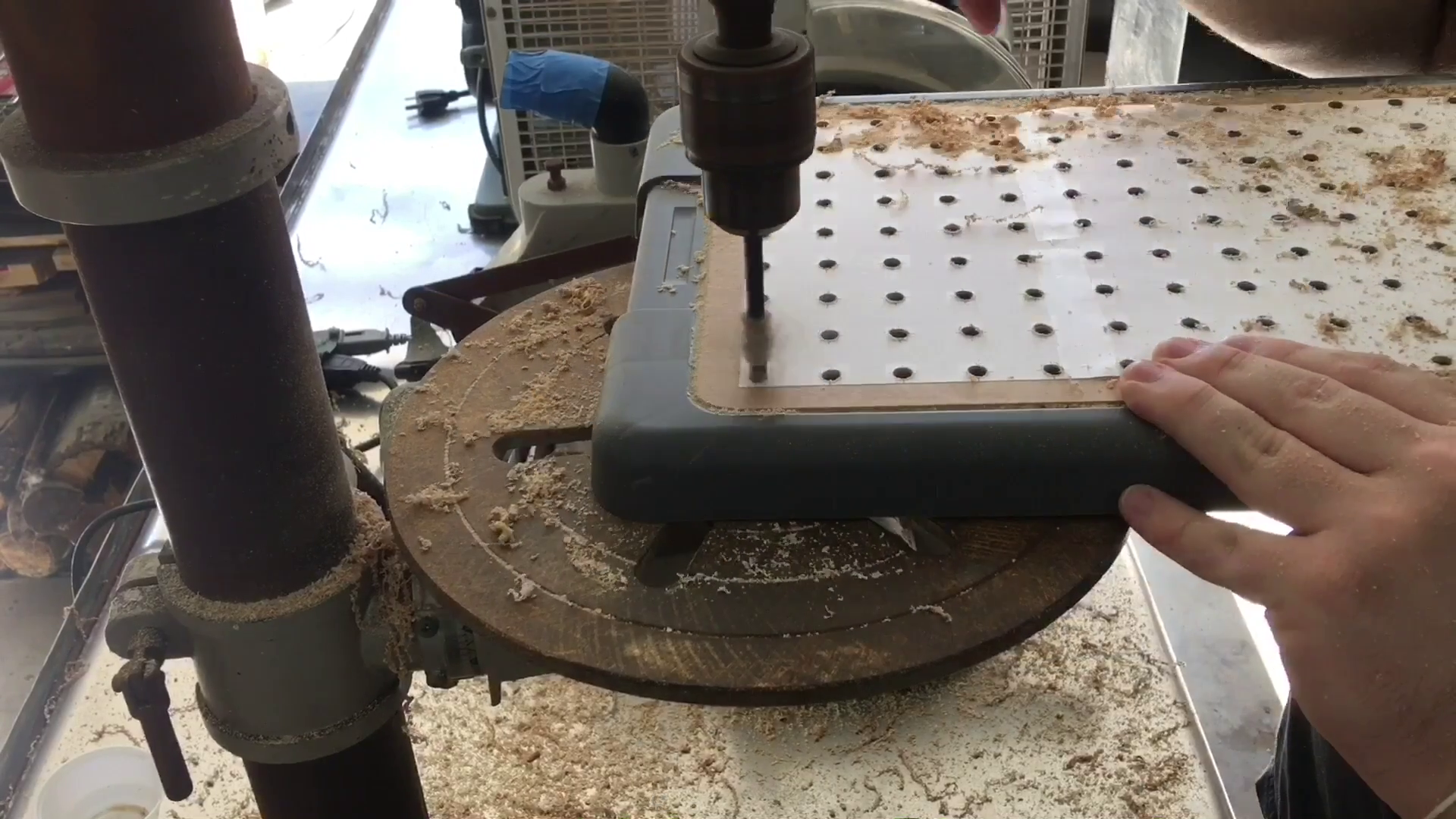 Dust Free Sanding Using a Storage Container : 15 Steps (with Pictures ...
