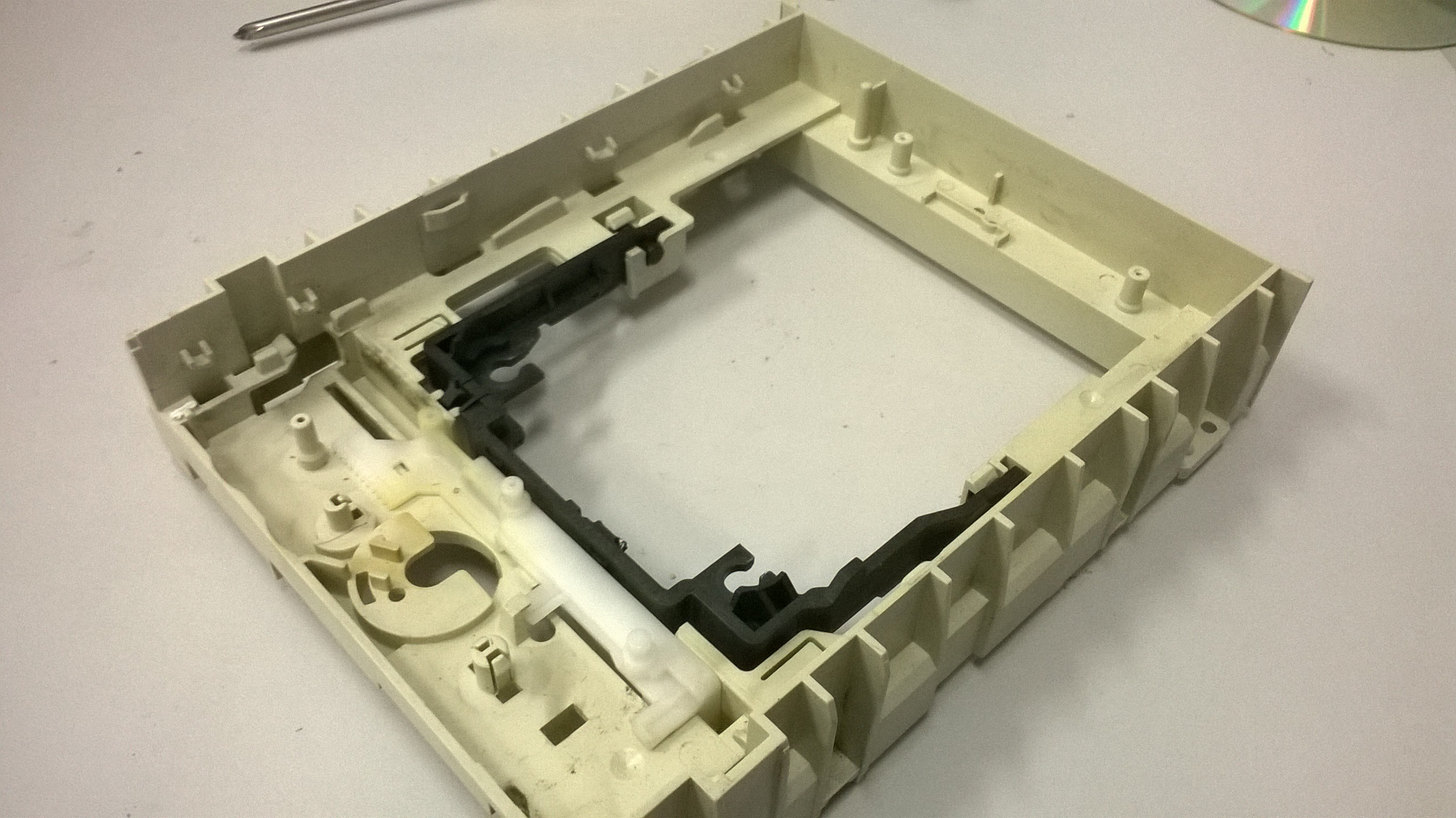 Disassembling a CD/DVD Reader and Reusing Its Parts : 12 Steps (with ...