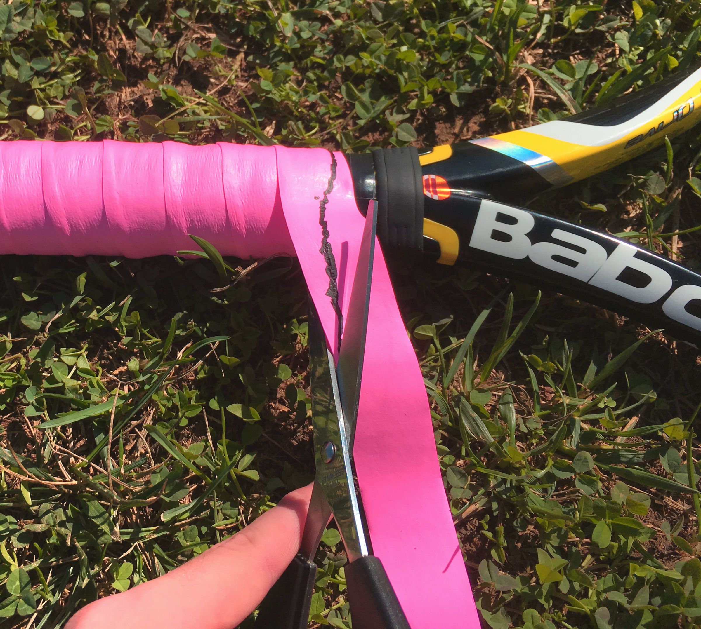 Wrap an Overgrip on a Tennis Racket : 8 Steps (with Pictures ...