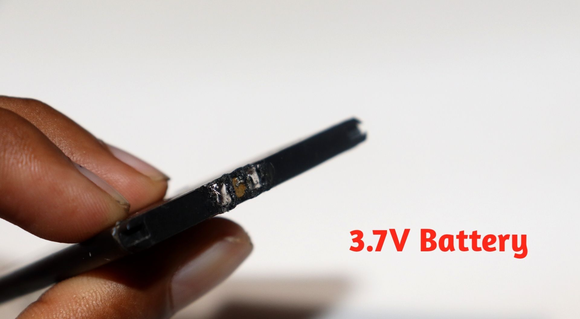 3.7V Battery Low and Full Level Indicator Circuit : 9 Steps (with ...