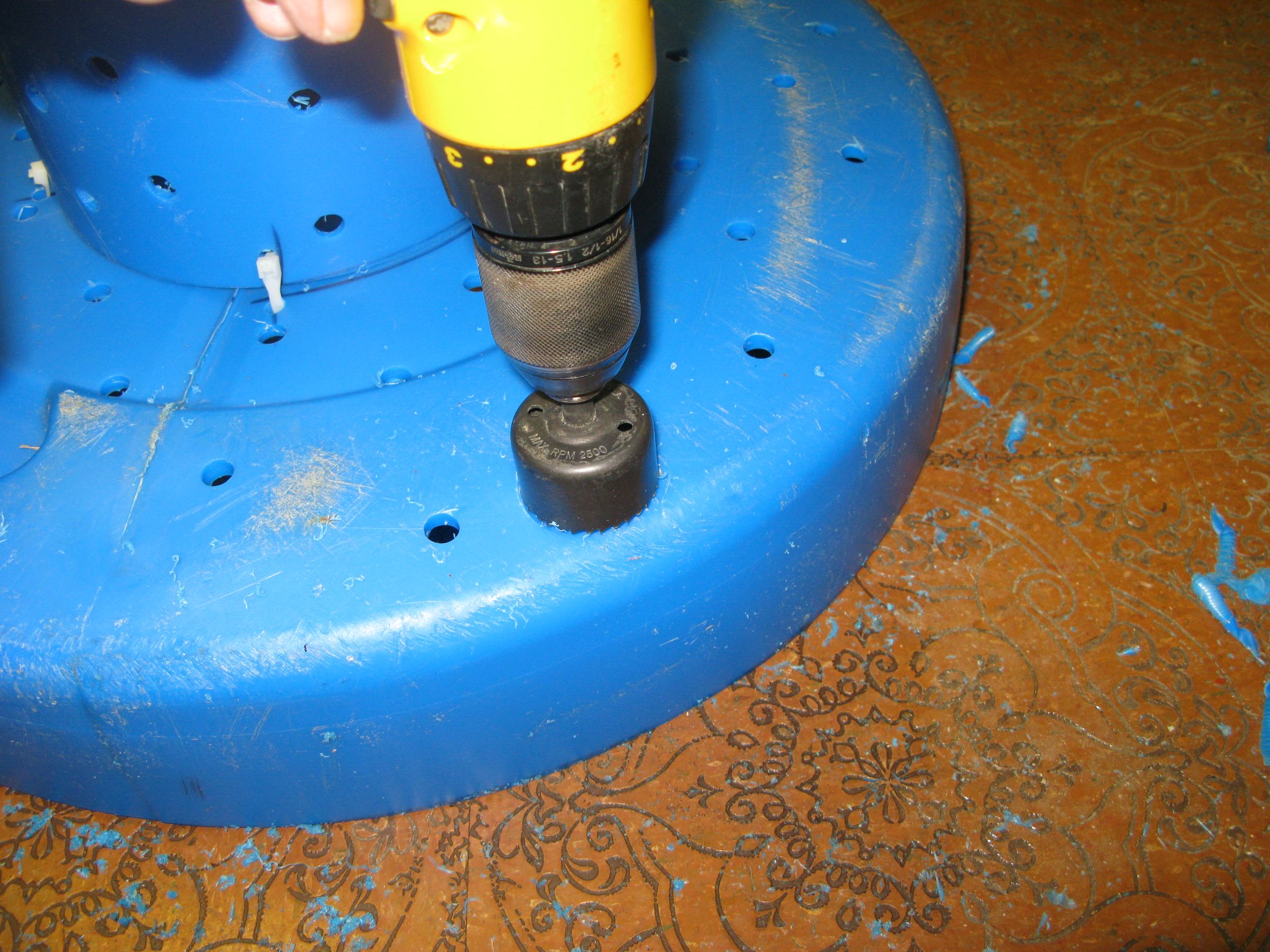 Earth Box From a Plastic Barrel : 12 Steps - Instructables
