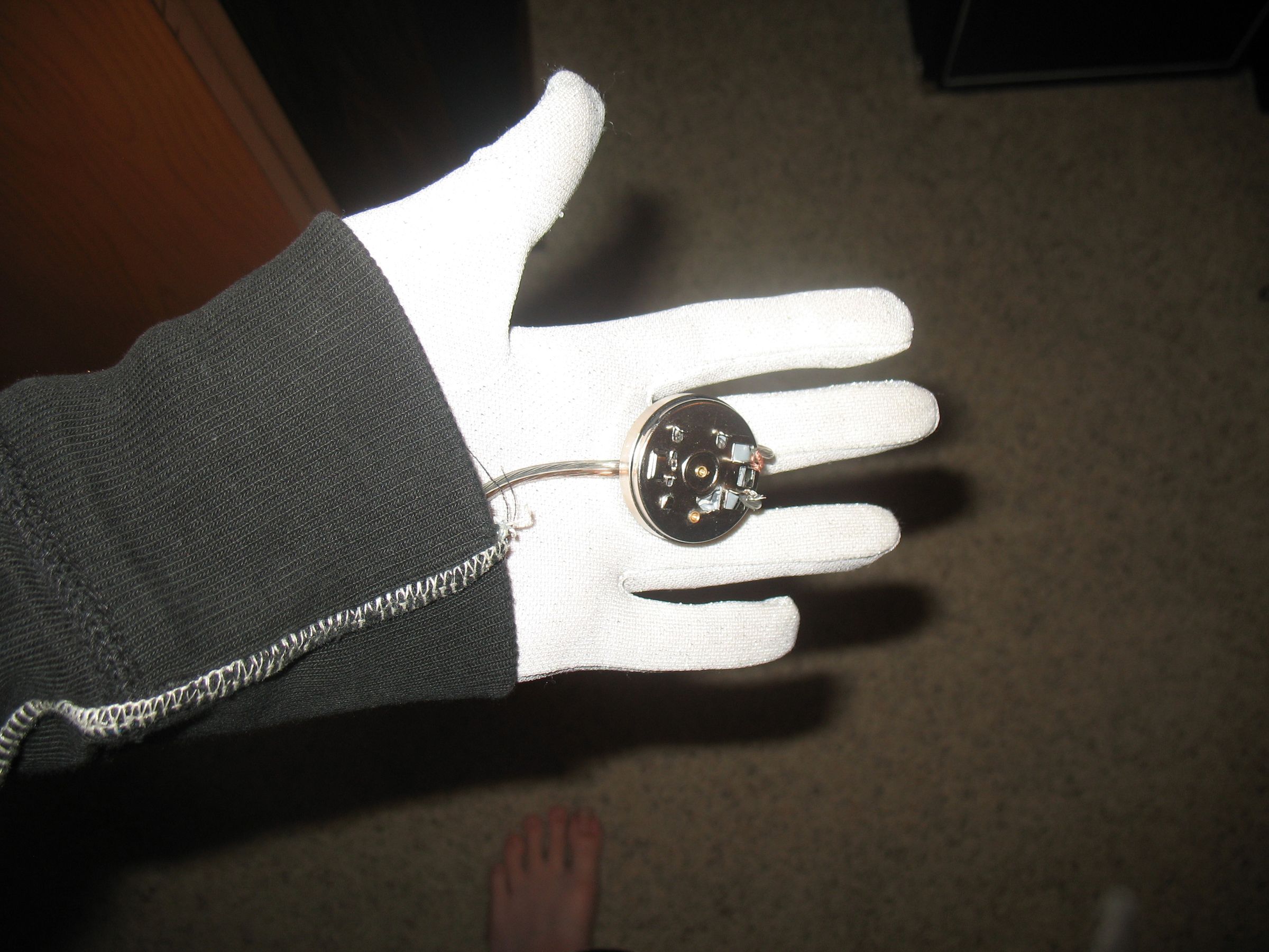 The Jokers Killer Joy Buzzer : 6 Steps - Instructables