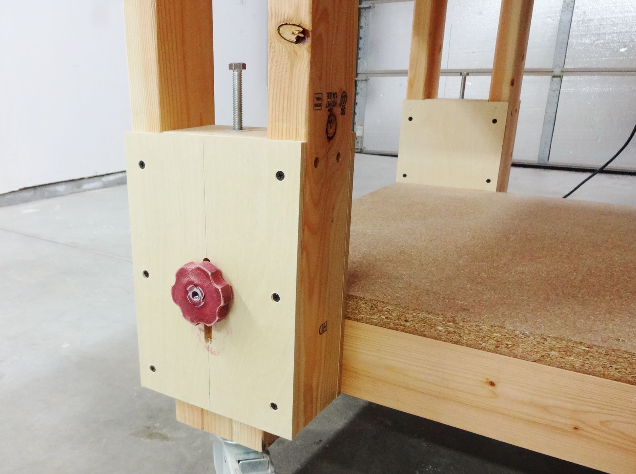 Height-Adjustable Outfeed Worktable : 11 Steps (with Pictures) - Instructables