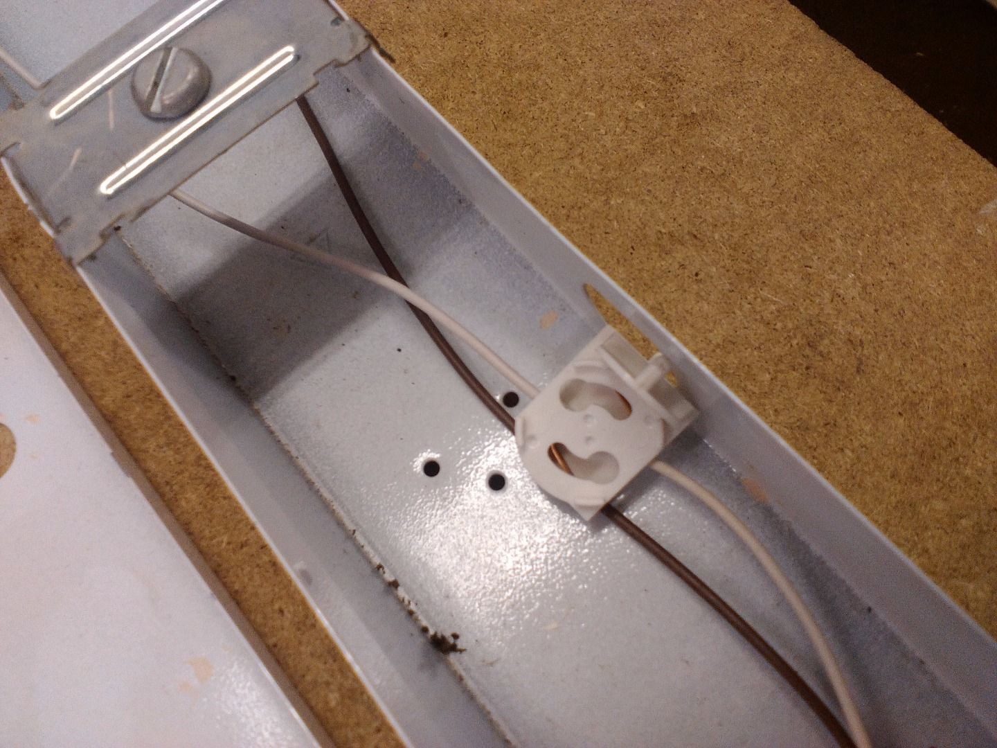 Upcycling/upgrading Old Fluorescent Lighting : 7 Steps (with Pictures ...