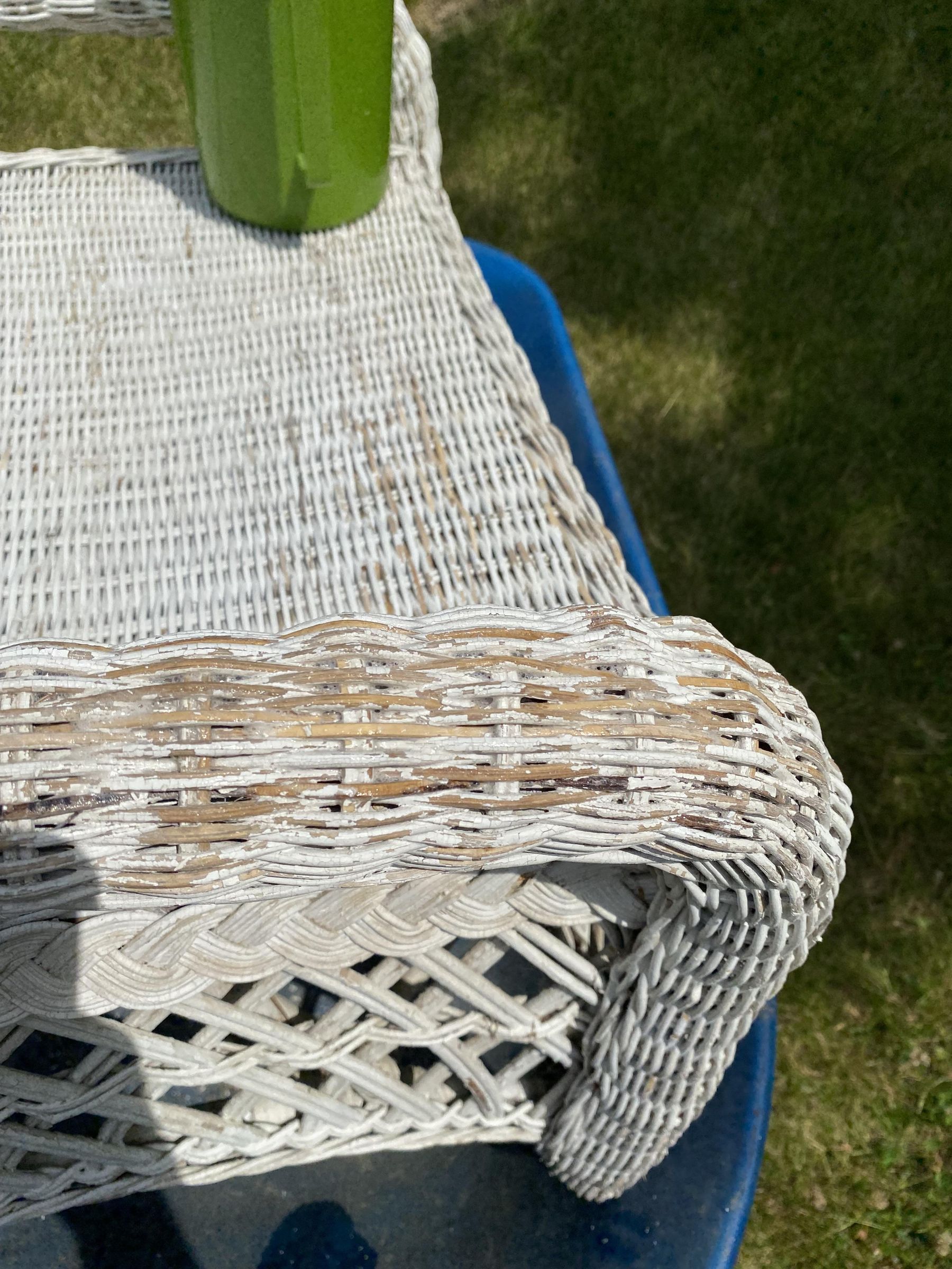 Clean and Repaint Your Old Wicker Furniture : 8 Steps (with Pictures ...