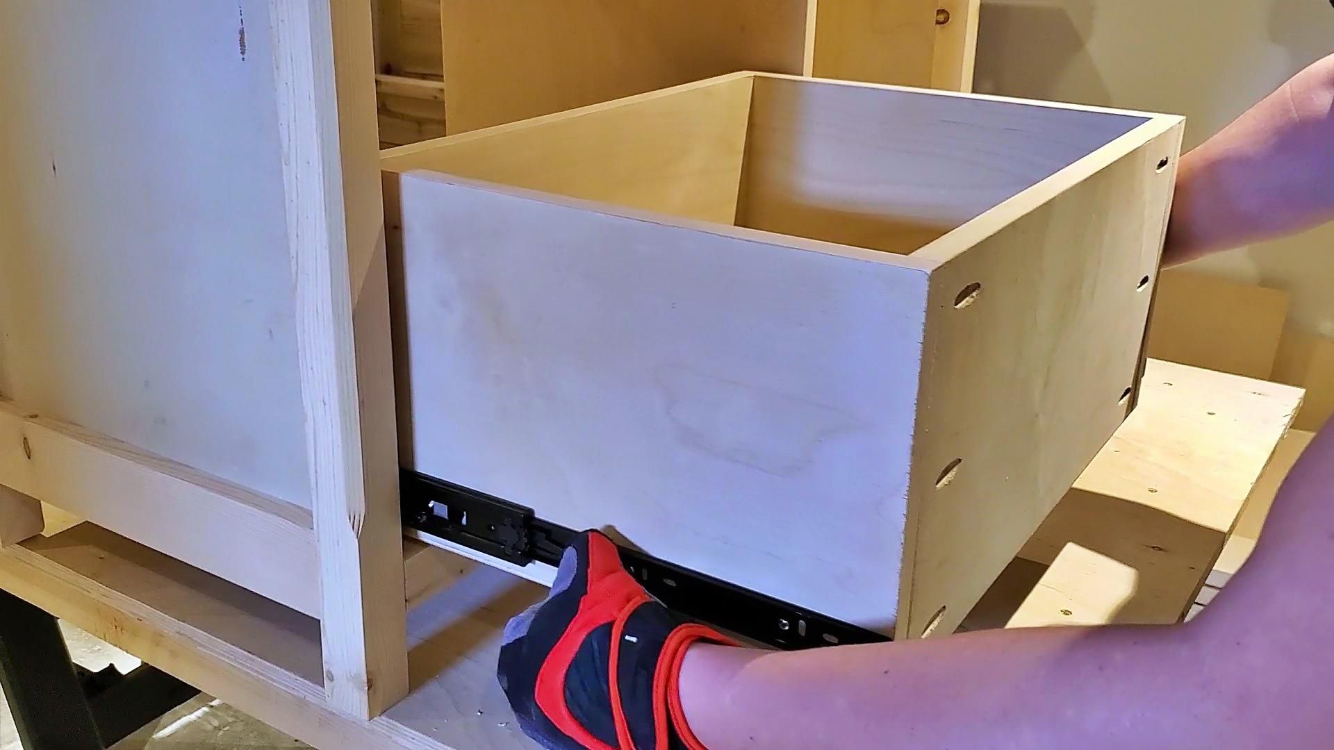 Beginners Guide to Drawers. Measure, Cut, Assemble, Mount, Finish. No ...