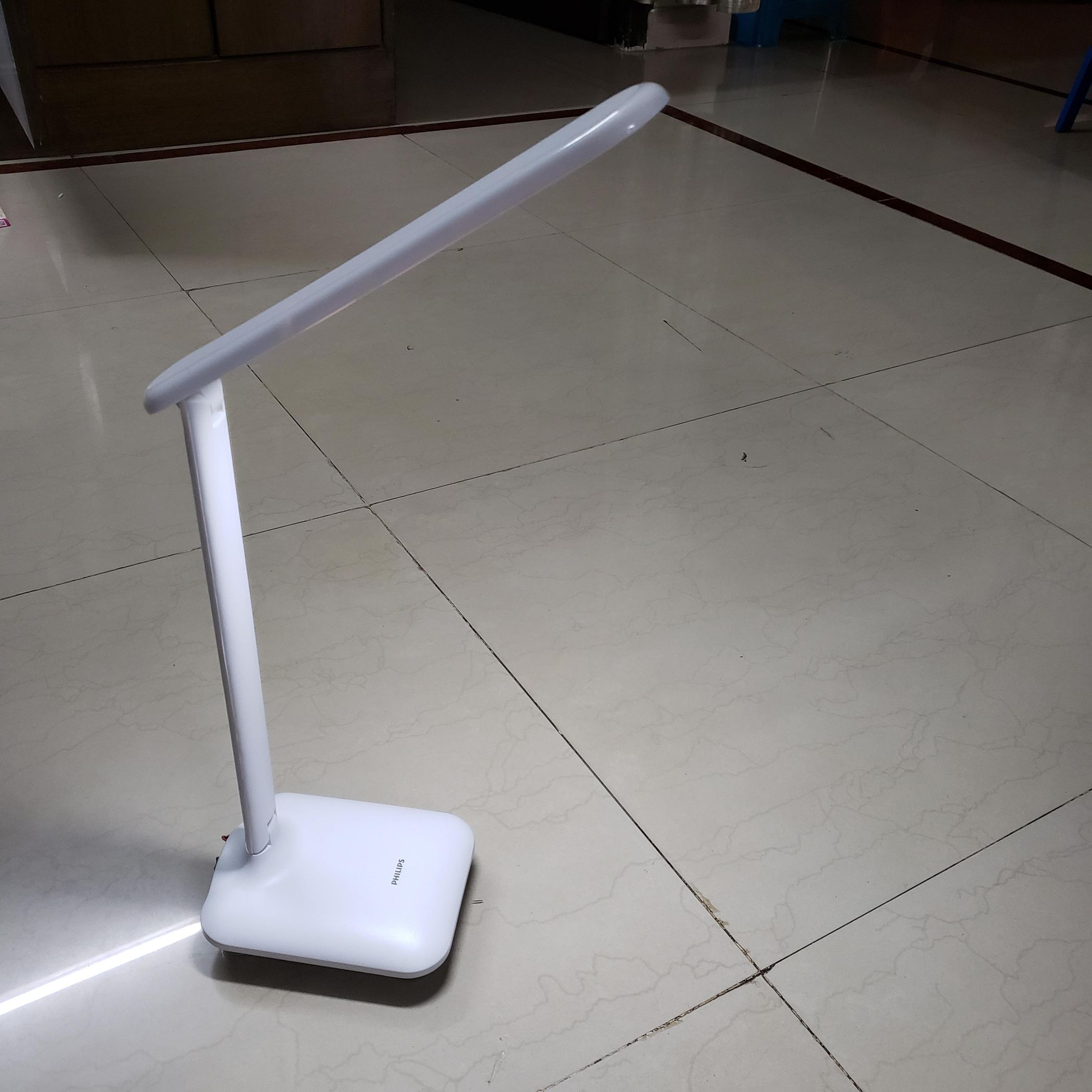 Wired Table Lamp to Portable Emergency Lamp : 4 Steps - Instructables