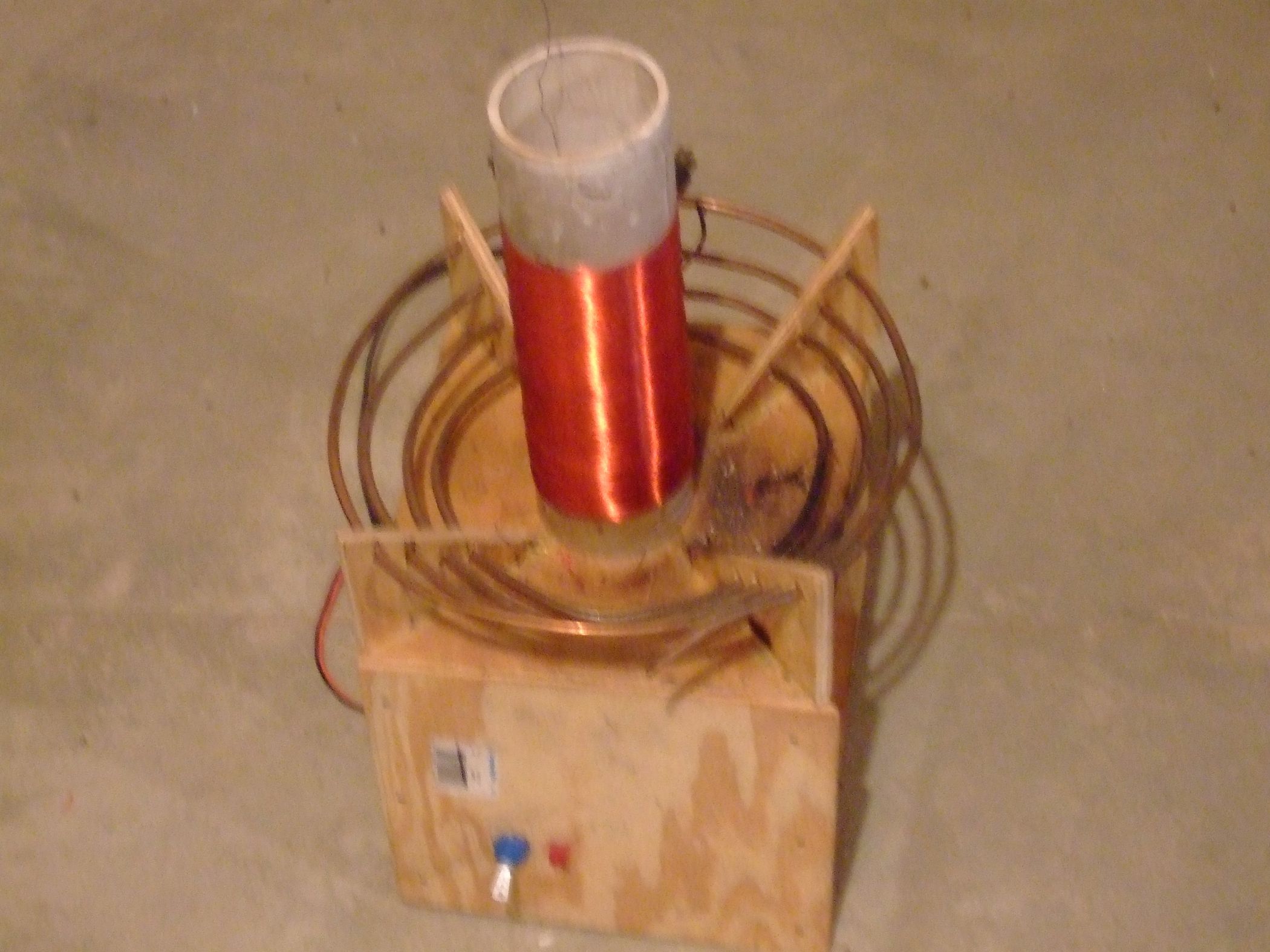 Step by Step Plans to Building a 250,000 Volt Tesla Coil : 9 Steps ...