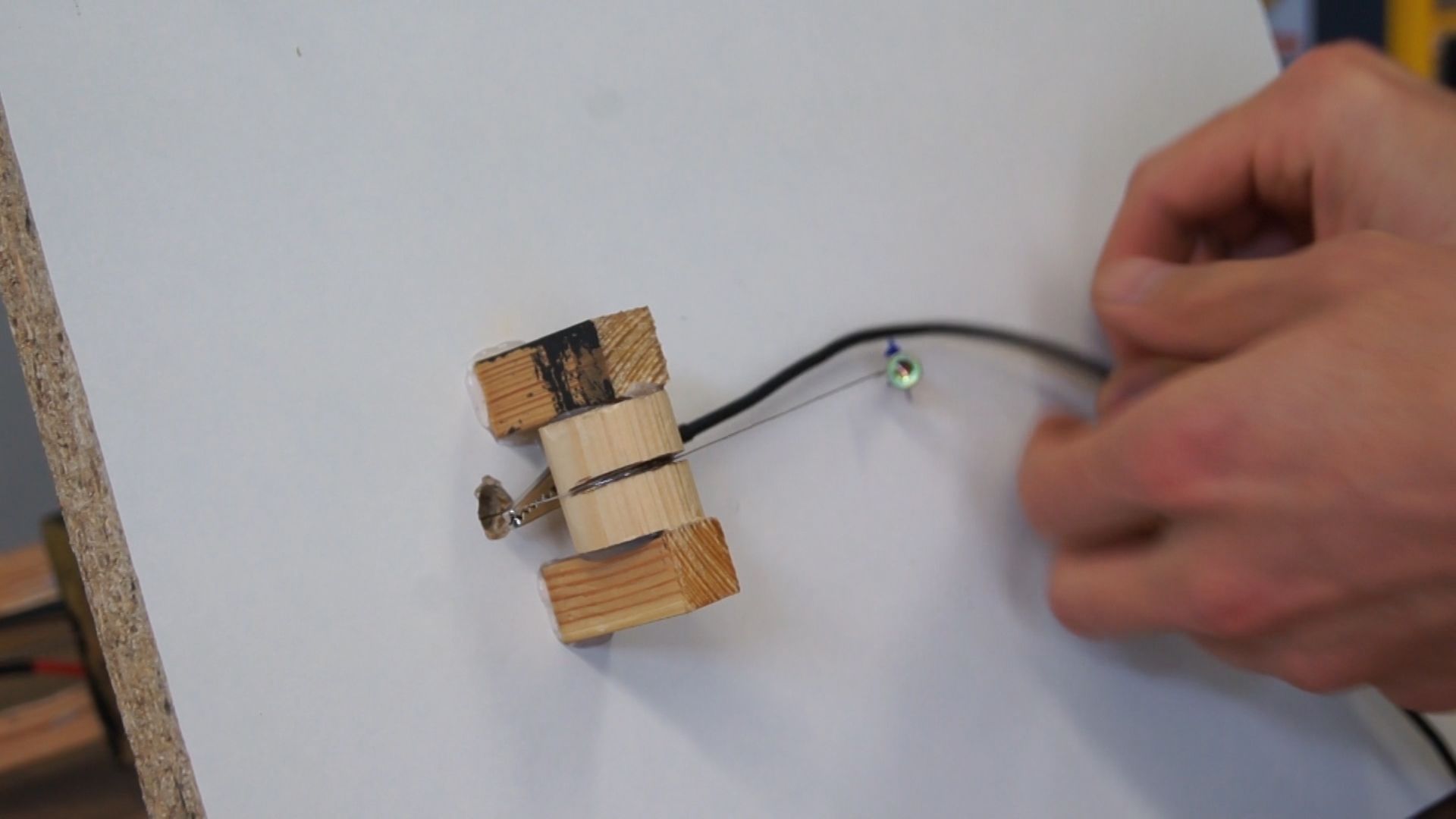 DIY Hot Wire Cutter for Plexiglass, Cardboard and Foam : 7 Steps (with ...