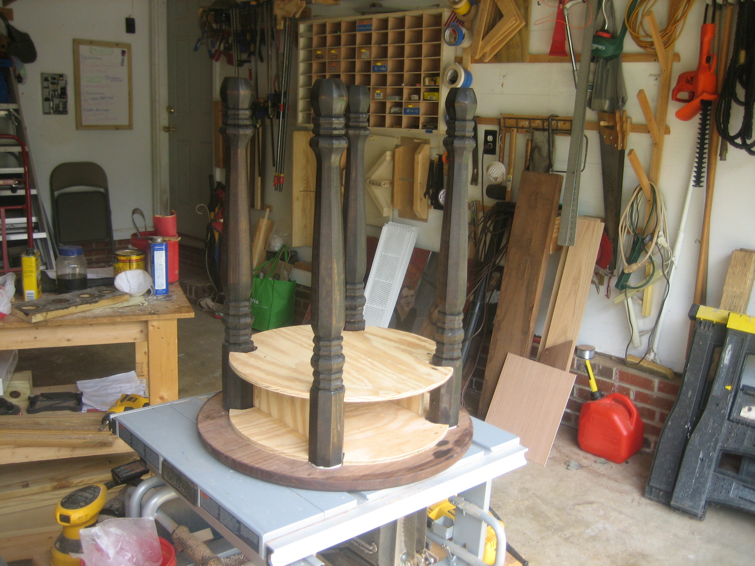 ROUND TABLE WITH SECRET COMPARTMENT : 11 Steps (with Pictures ...