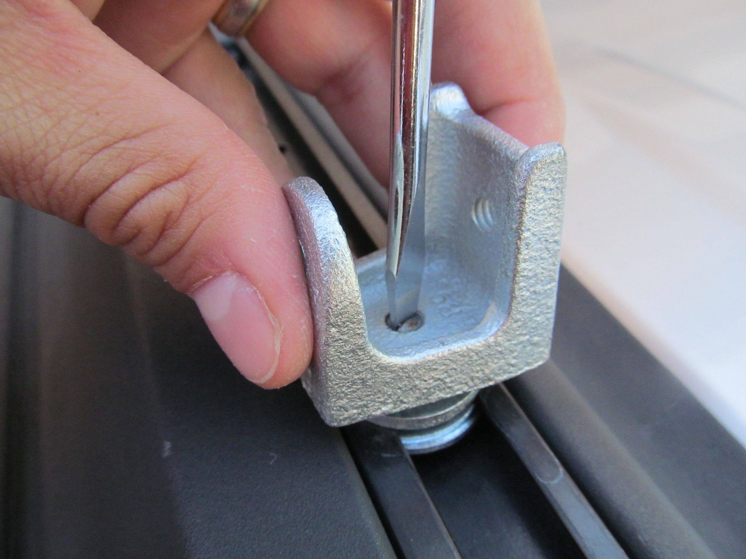 DIY Roof Rack Cross Bars : 5 Steps (with Pictures) - Instructables