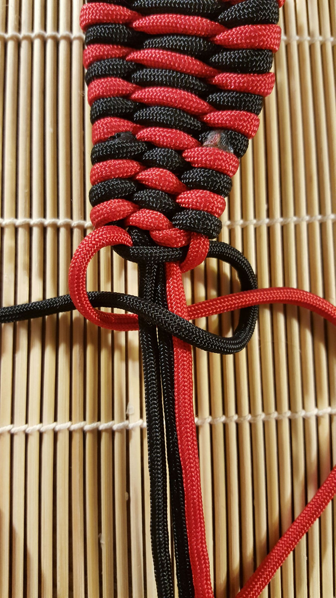 Paracord Snake : 10 Steps (with Pictures) - Instructables