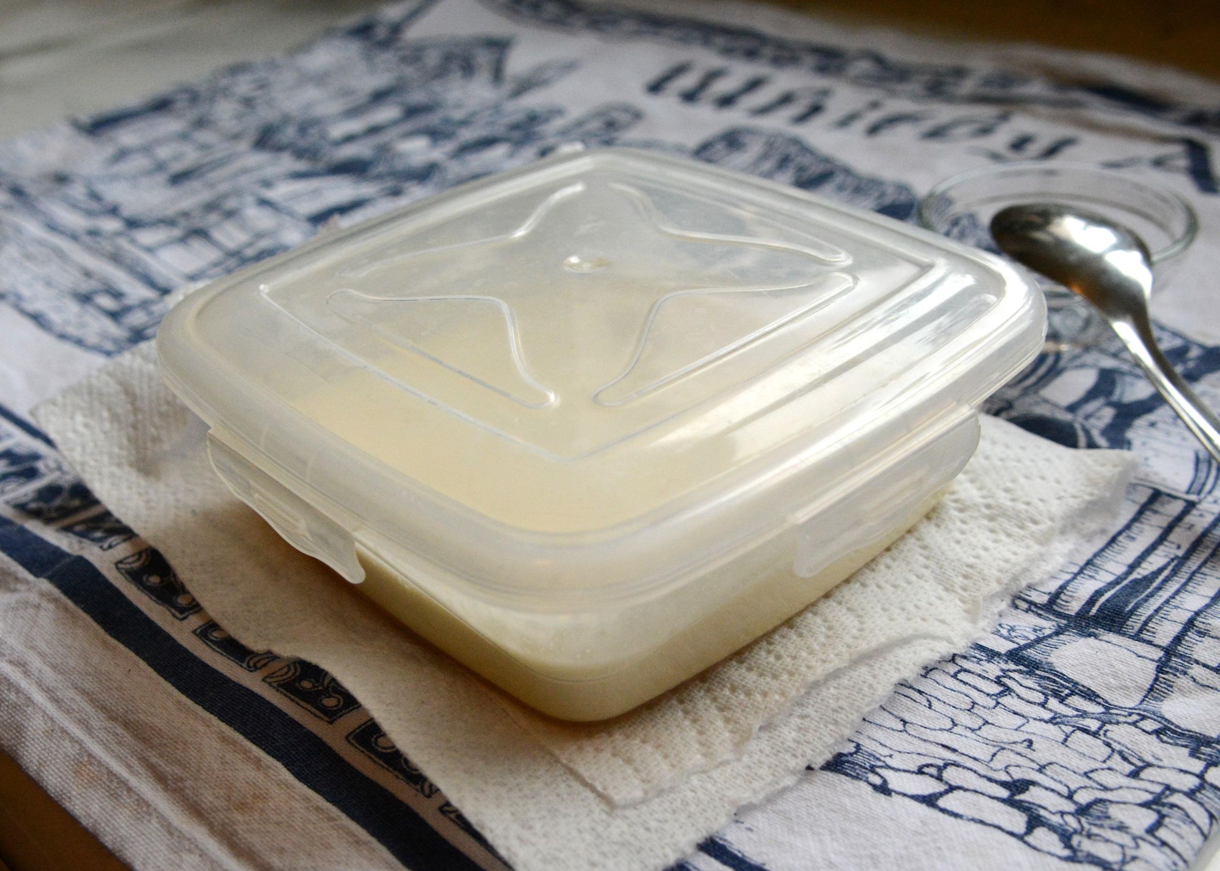 Speedy Whipped Cream - No Fuss and No Equipment, Only Tupperware : 4 ...