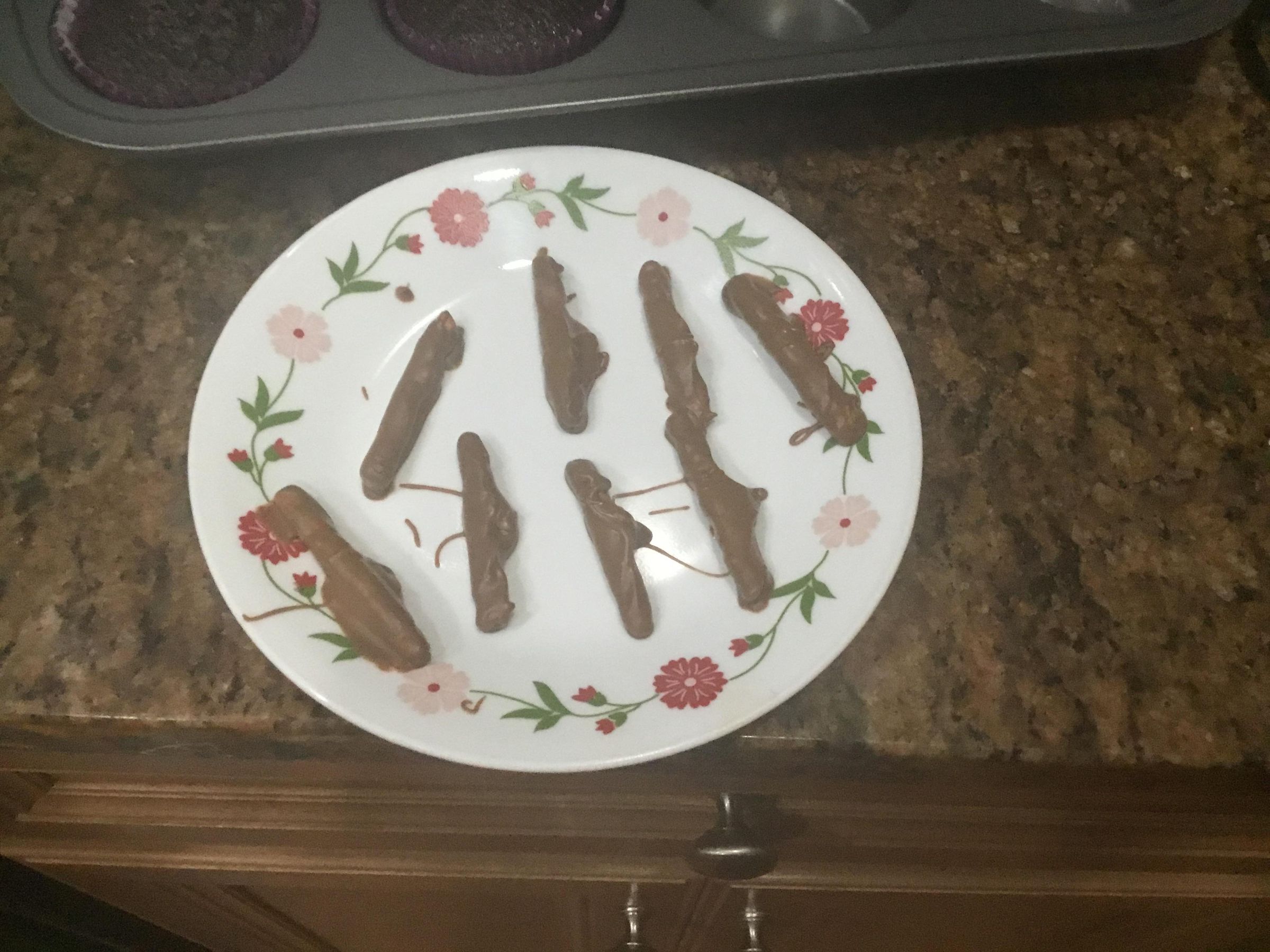 Easy Halloween Themed Chocolate Chip Cupcakes With Edible Spider : 6 ...