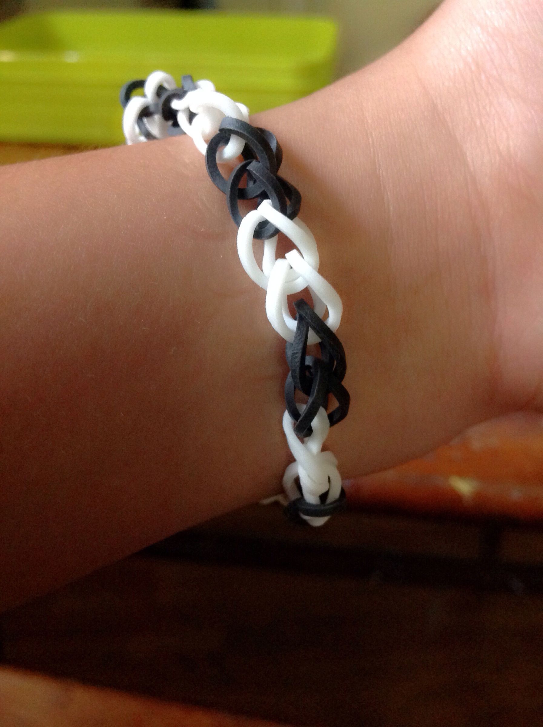 Rainbow Loom: Single Chain Bracelet : 5 Steps - Instructables