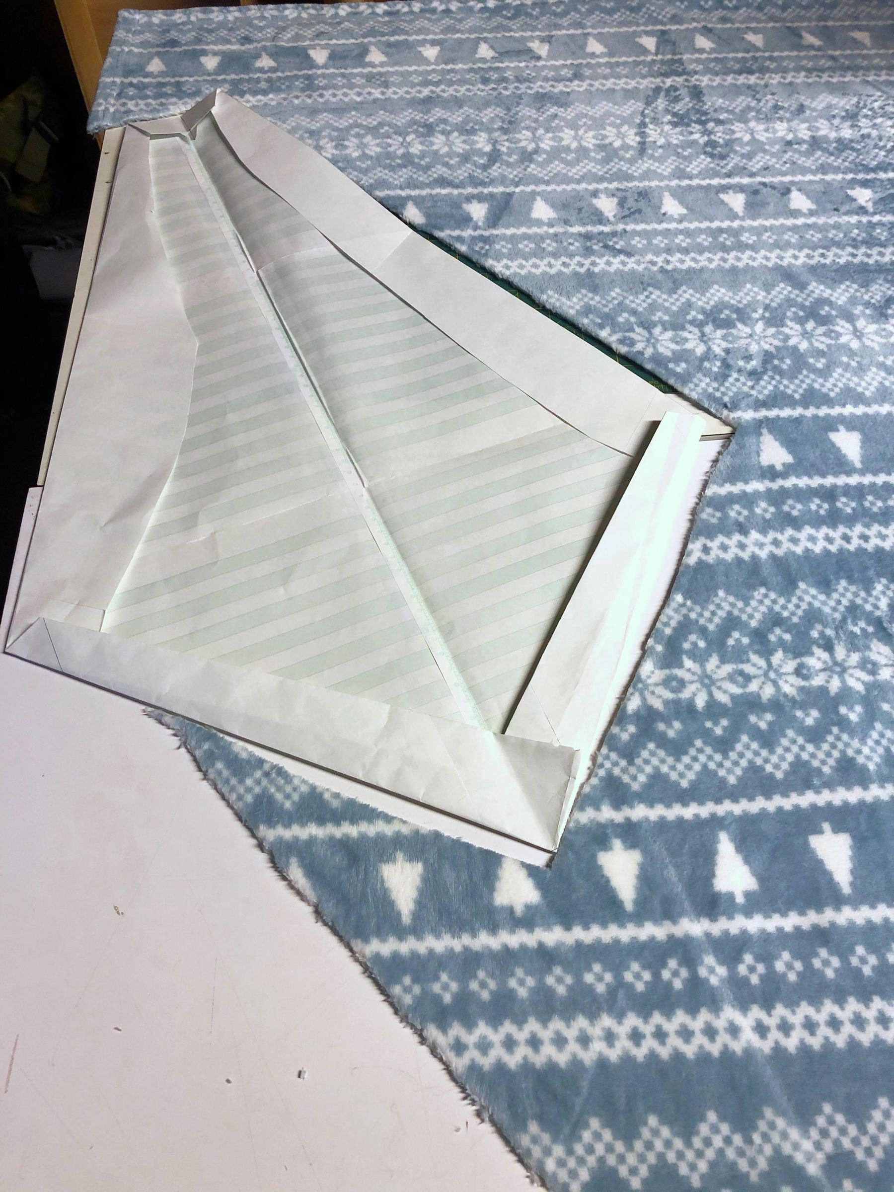 Snowflake Blanket Cape : 13 Steps (with Pictures) - Instructables