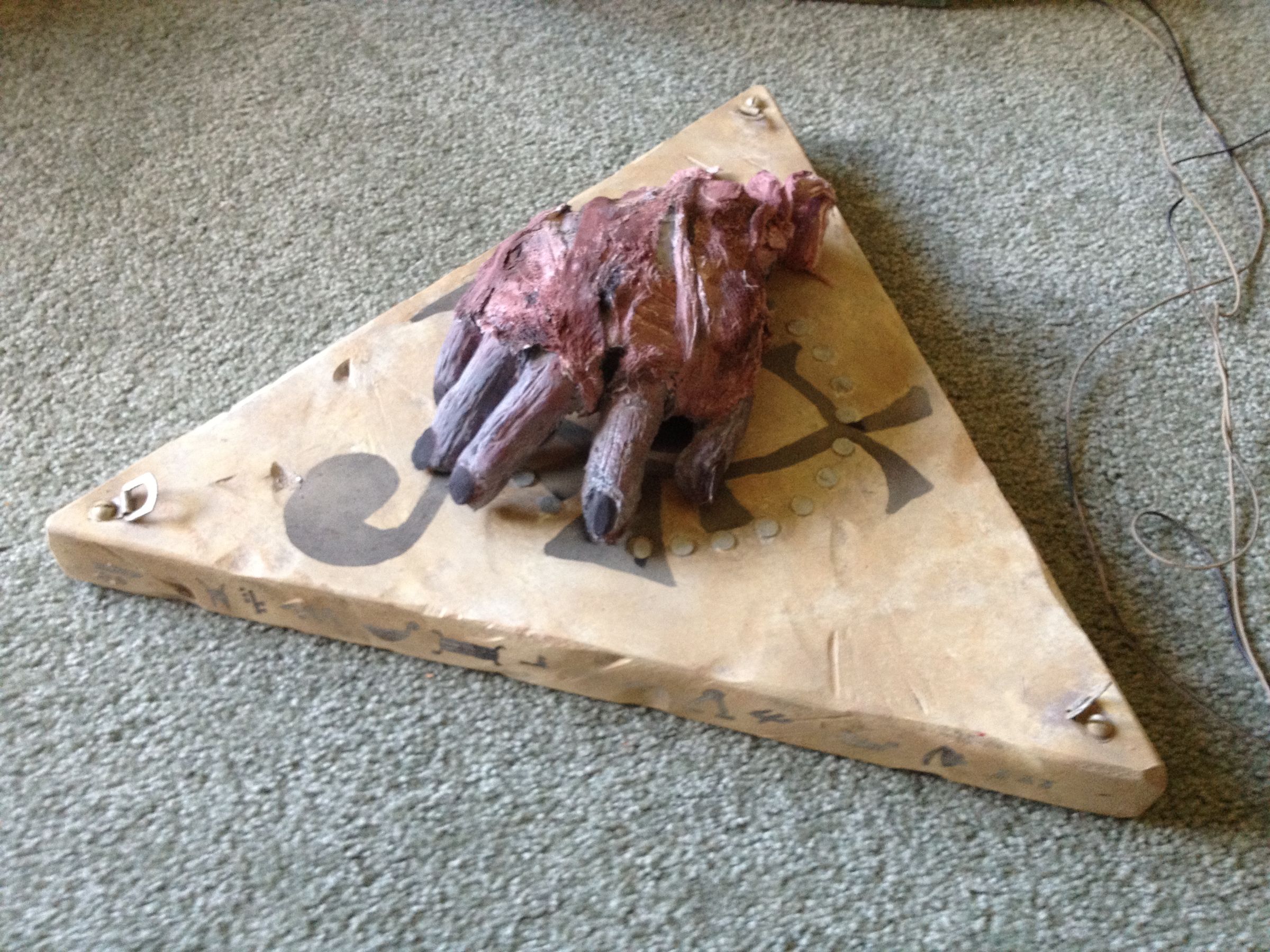 The Talking Egyptian Spirit Hand : 3 Steps - Instructables