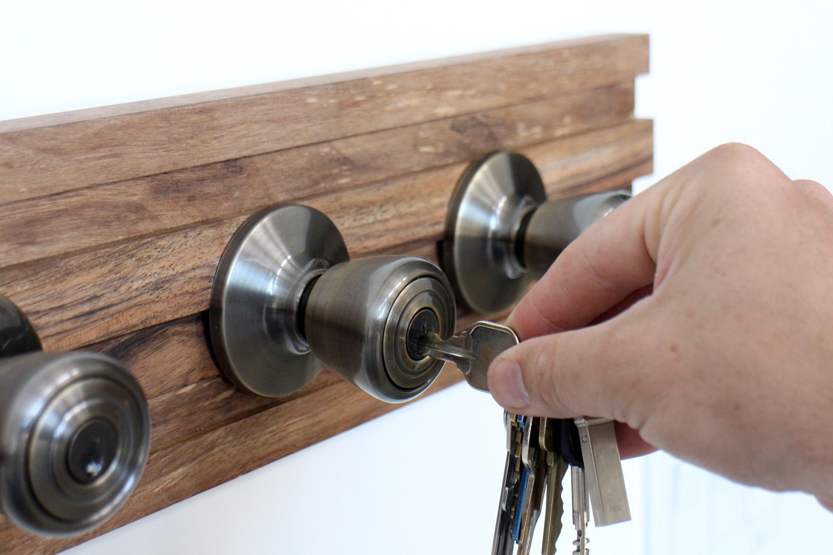 Doorknob Key Rack : 20 Steps (with Pictures) - Instructables