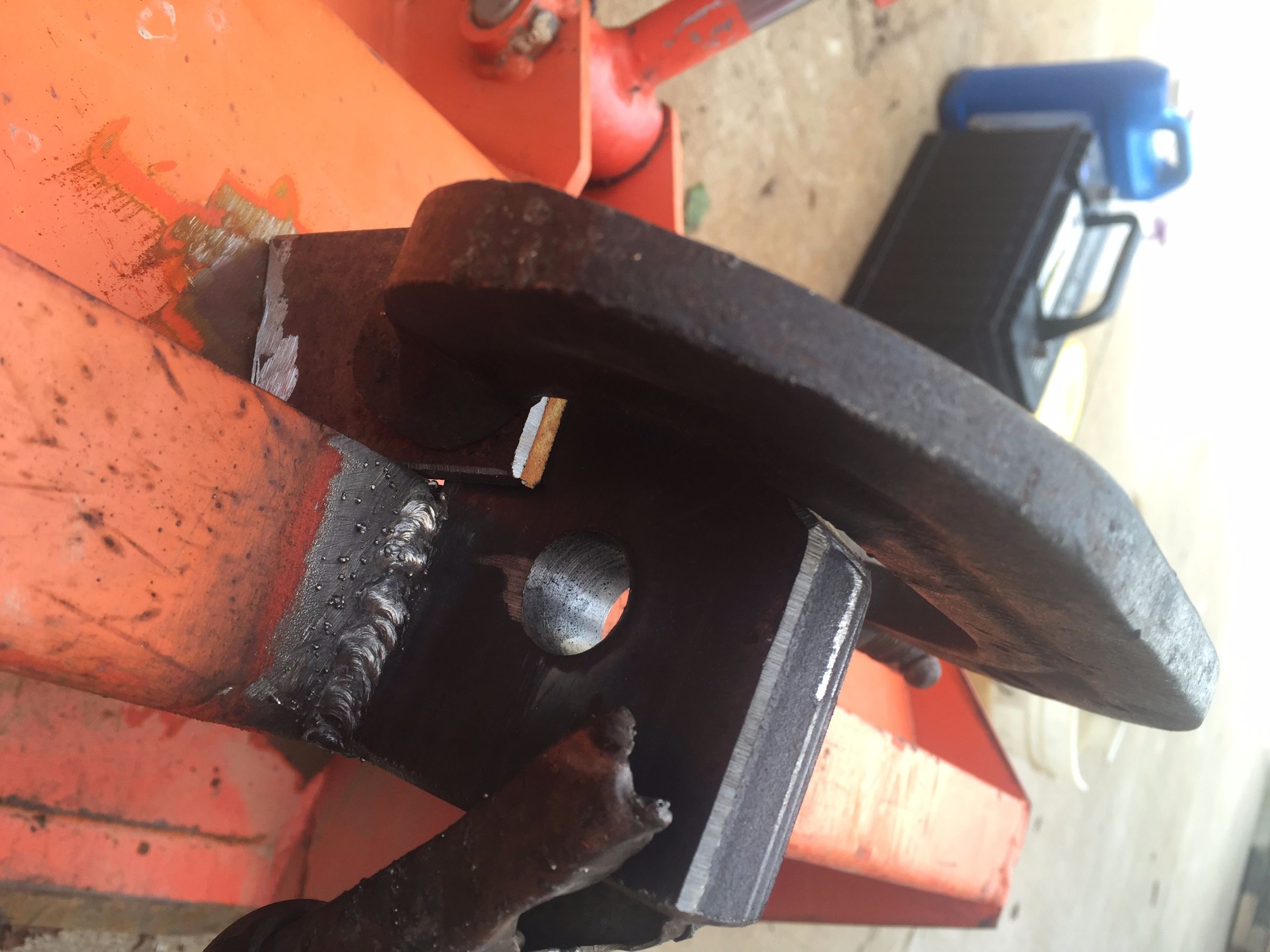 Tractor Bucket Attachment Point (Let's Lift Heavy Stuff!) : 8 Steps ...