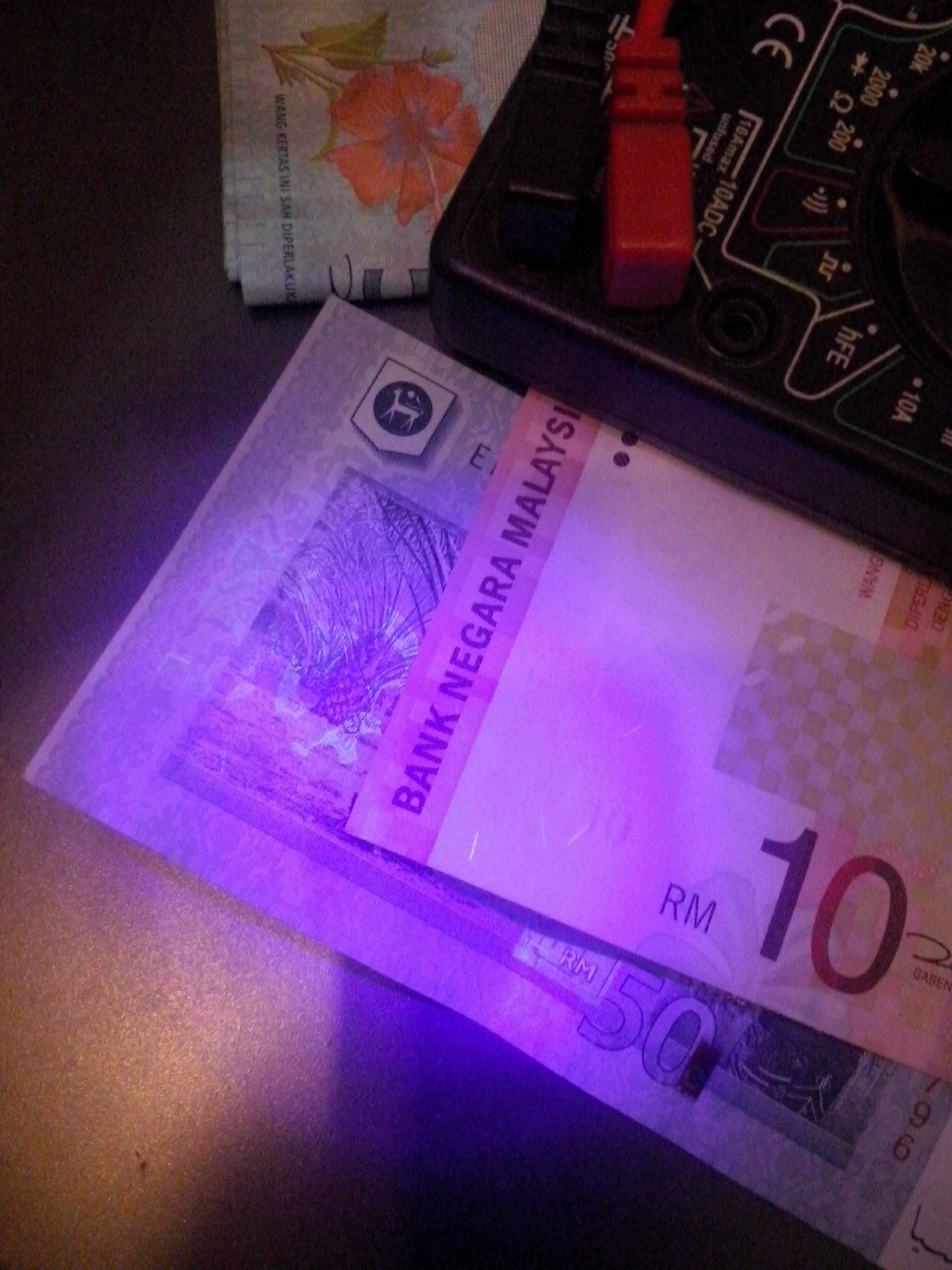 Simple Counterfeit Money Detector - UV Black Light Lamp