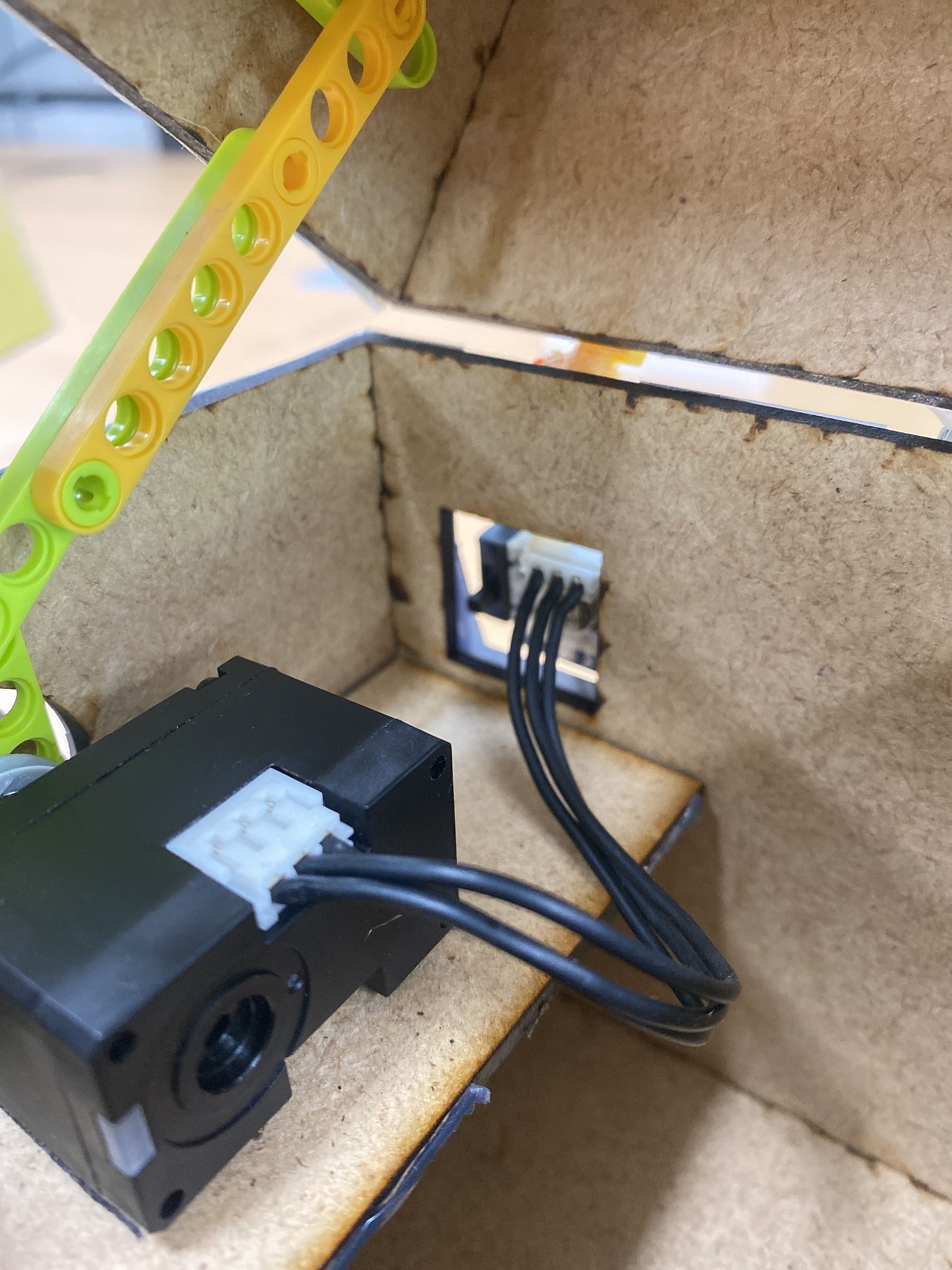 Minion Coin Eating Robot : 19 Steps (with Pictures) - Instructables