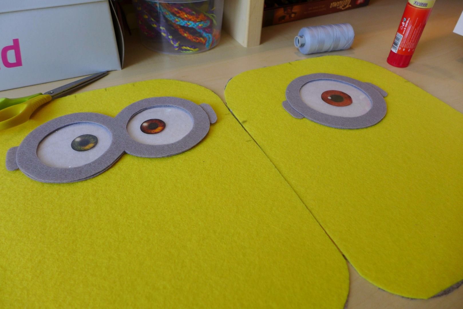 Minion Shoulder Bags : 11 Steps (with Pictures) - Instructables