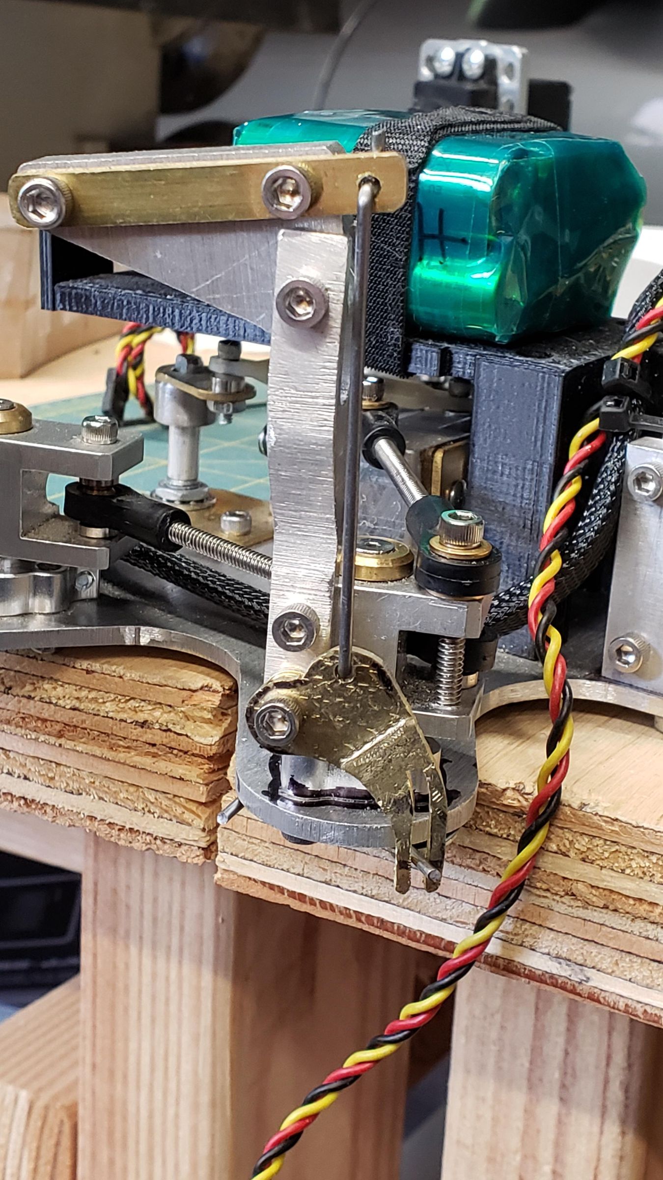 Animatronic Cosplay Wing Mechanics : 8 Steps (with Pictures ...