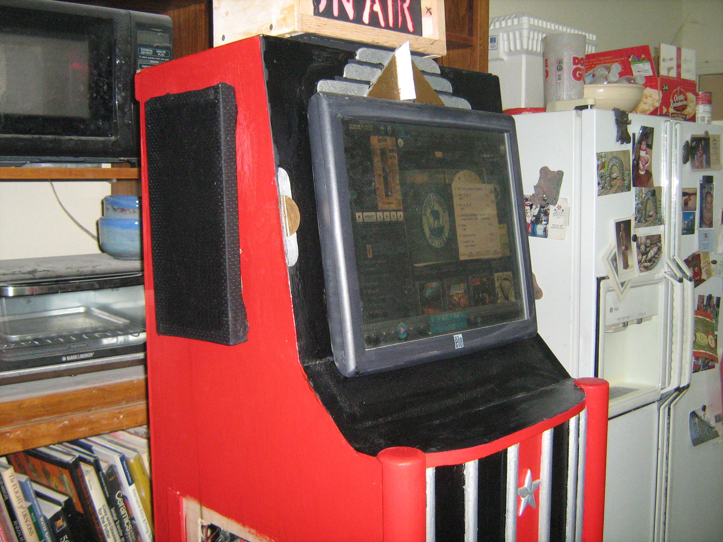 Country Potter Rocks Out DIY Juke Box (and Possible Future Instructable ...