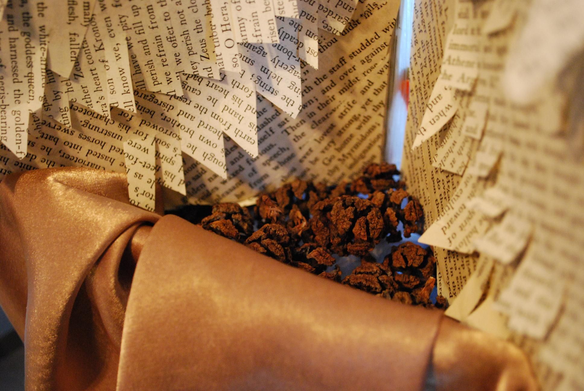 Junk Mail Christmas Tree : 5 Steps (with Pictures) - Instructables