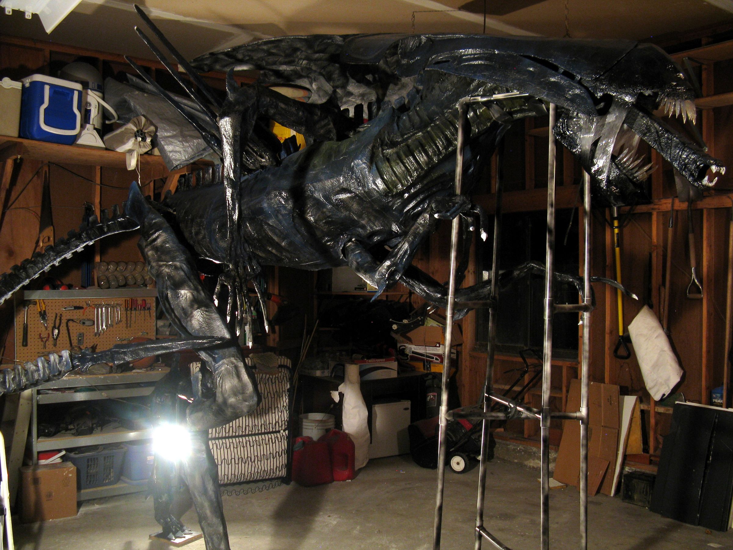 Life-Size Alien Queen Statue From Aliens : 8 Steps (with Pictures ...