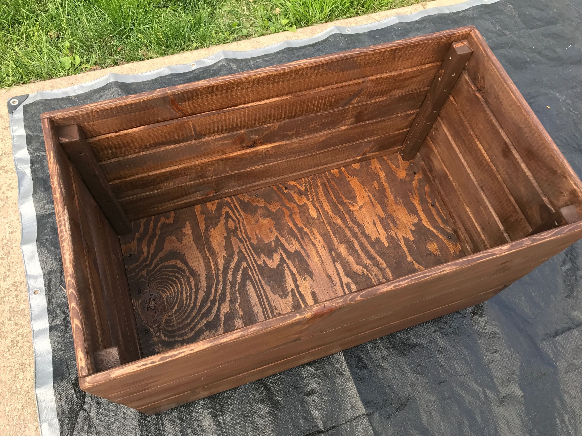 Rustic Wood Chest Toybox : 10 Steps (with Pictures) - Instructables