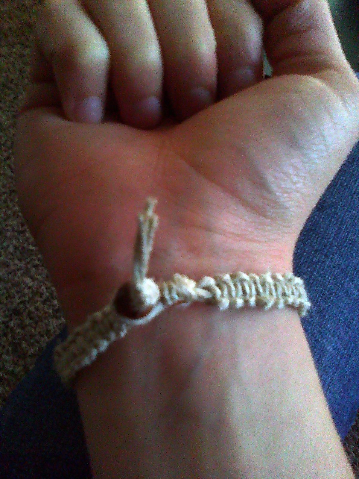 How to Make a Hemp Bracelet : 17 Steps - Instructables