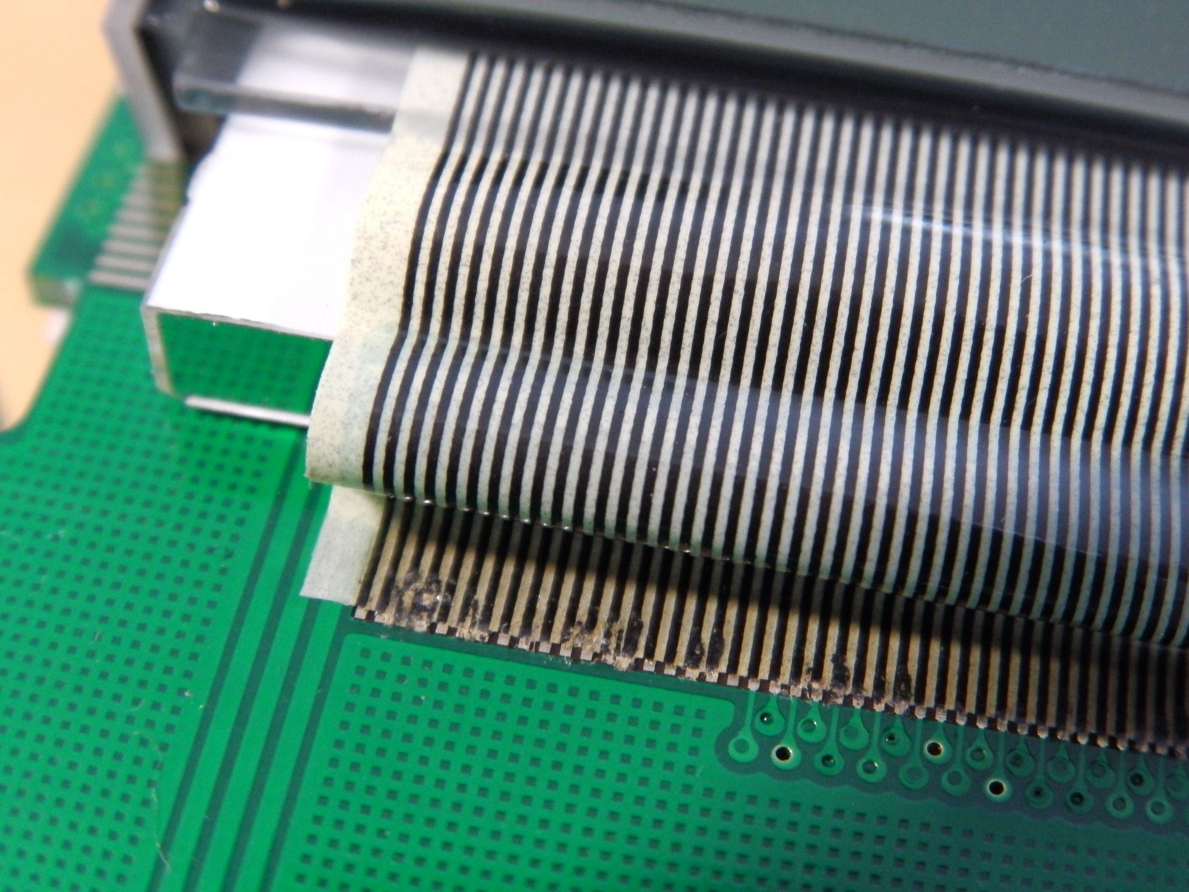 How to Remove and Re-attach LCD Ribbon From a PCB With a Fine Pitch : 9 ...