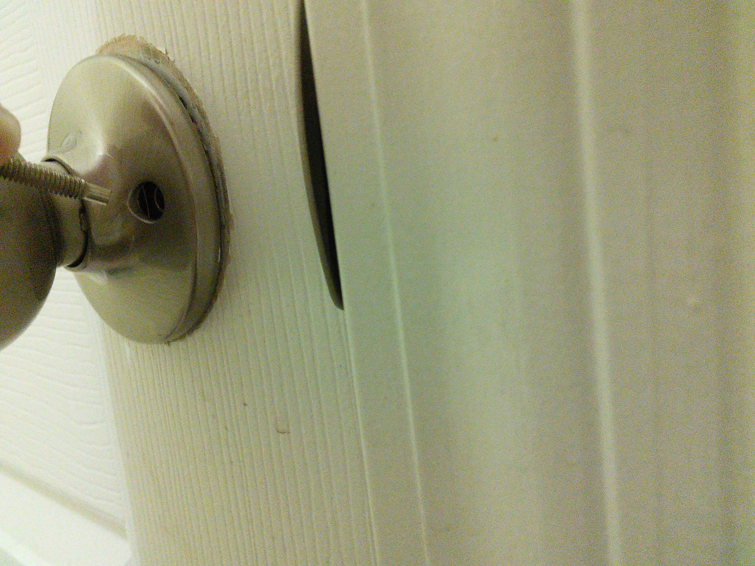How to Fix a Loose Door Nob : 5 Steps - Instructables
